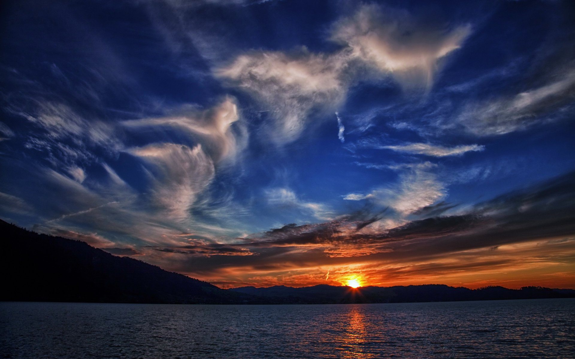 HD Nature's Sunset Symphony: A Breathtaking Evening Horizon