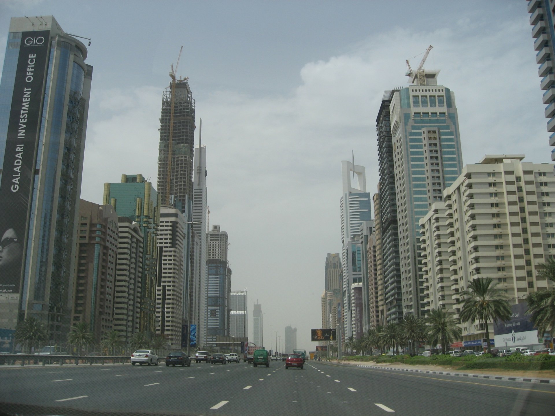 Dubai Skyline Avenue — 2K Quad HD Wallpaper | 2816x2112 | Wallpaper Abyss