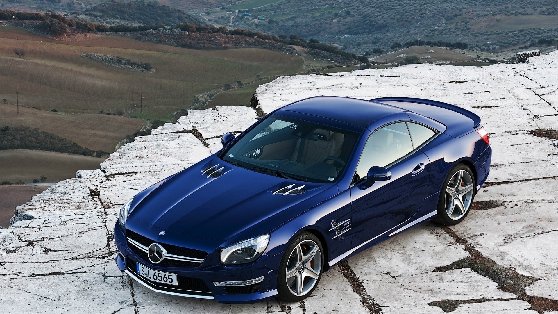 Download Vehicle Mercedes HD Wallpaper