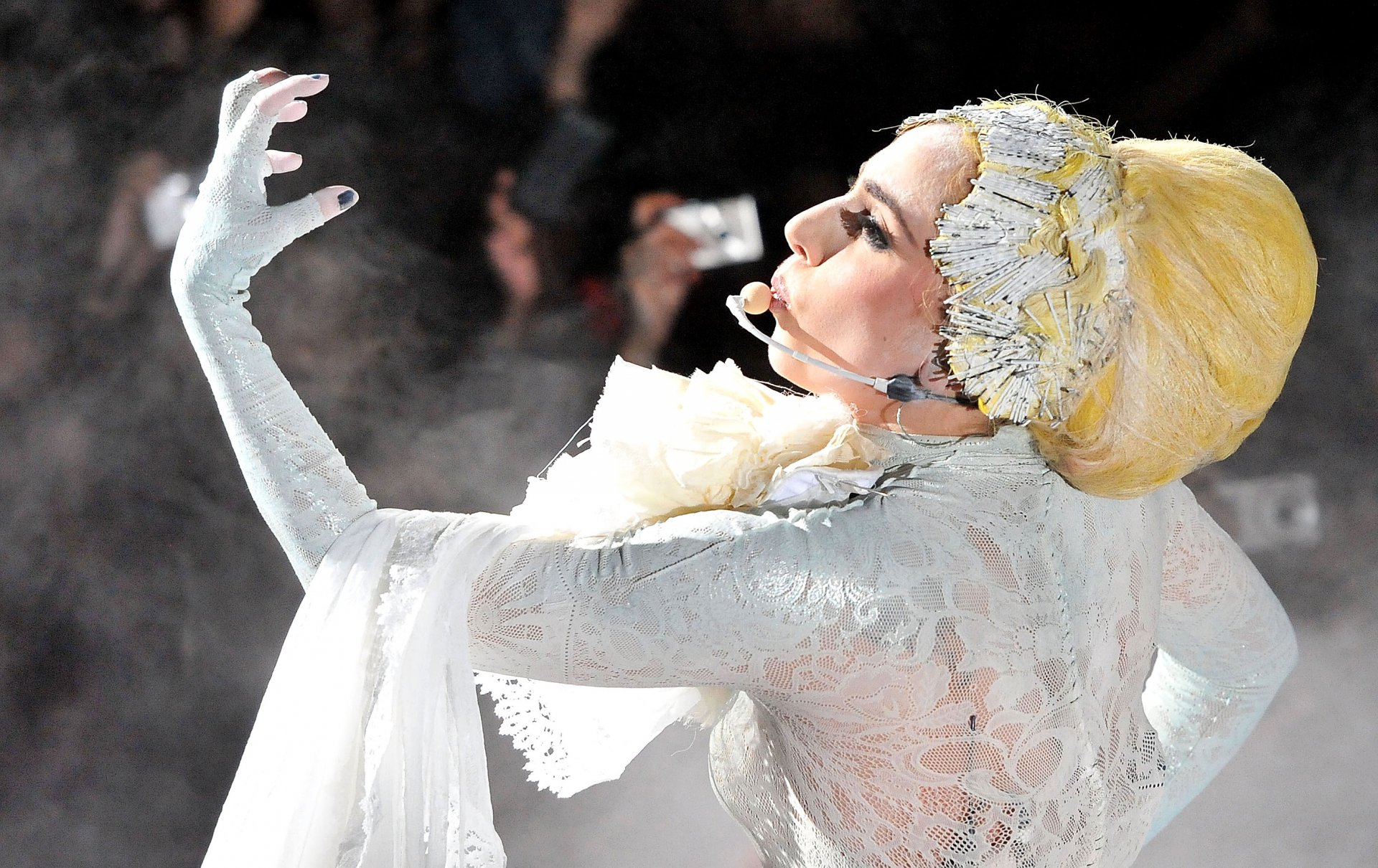 Lady Gaga in Iconic American Music Performance – HD Wallpaper