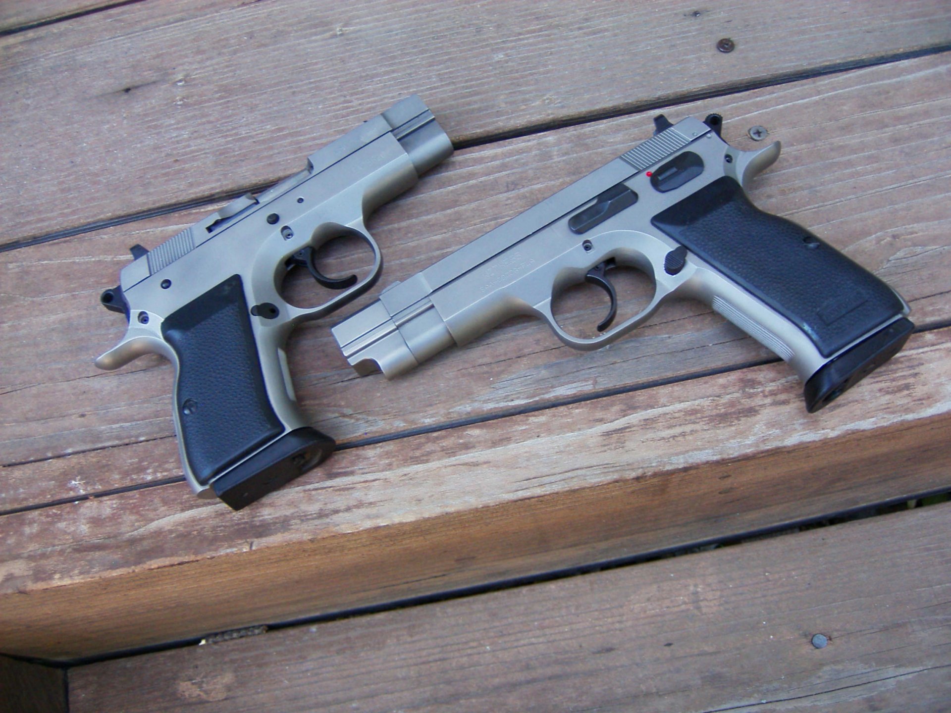 Download Man Made Eaa Witness Pistol HD Wallpaper