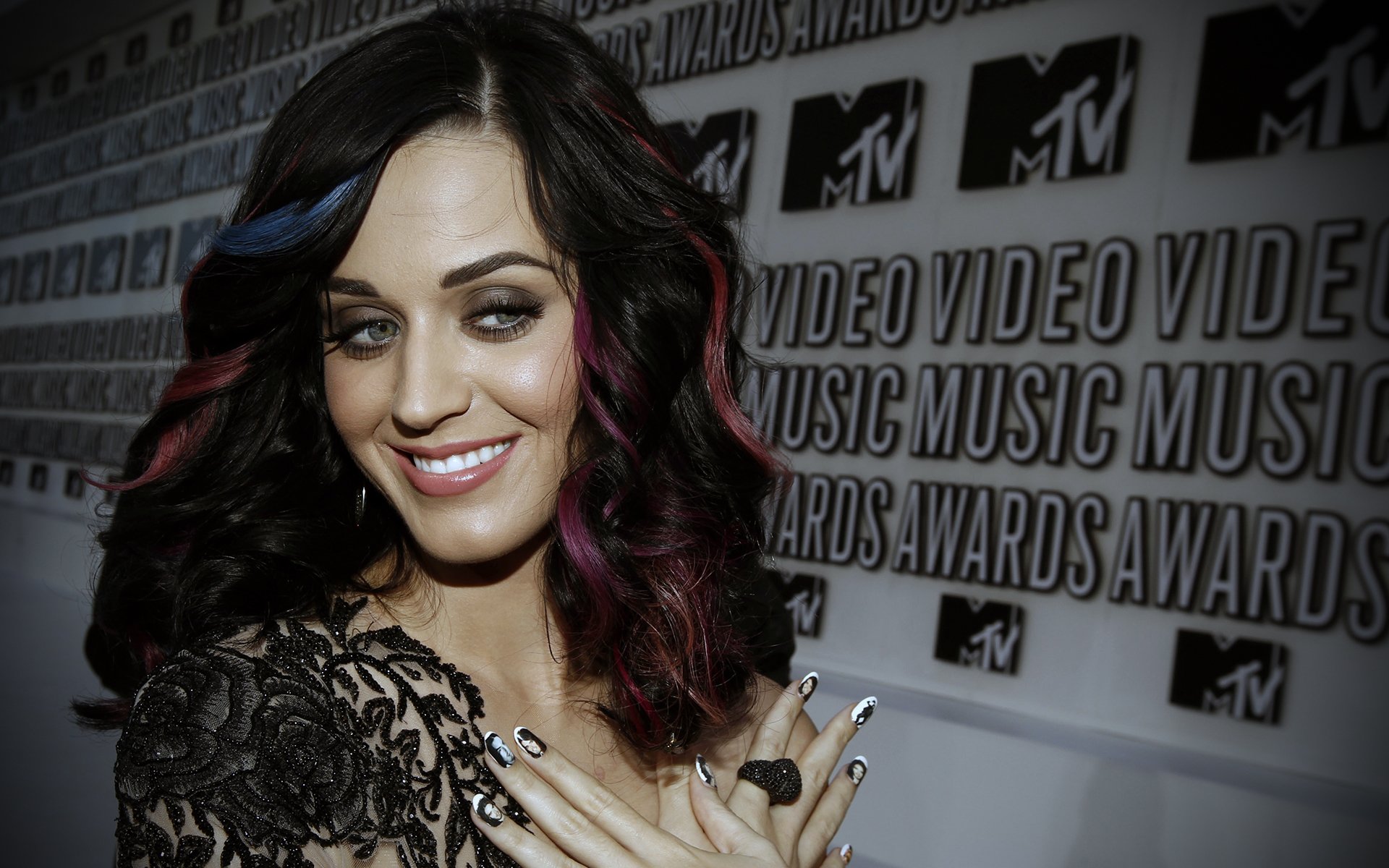 Katy Perry HD Wallpaper: Music Icon in Style