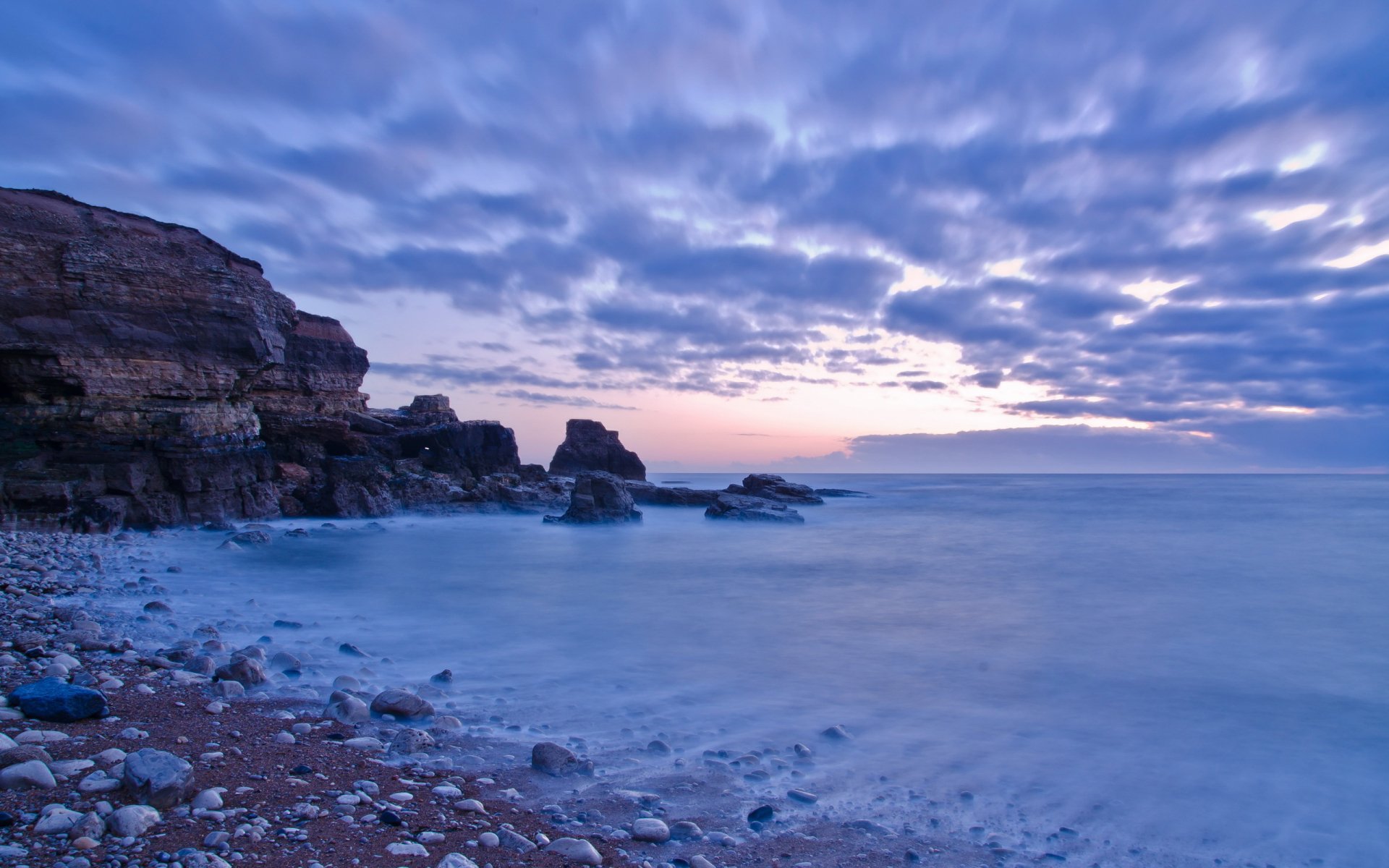 Serene Ocean Dawn: HD Nature's Tranquil Waves | 2560x1600 | Wallpaper Abyss