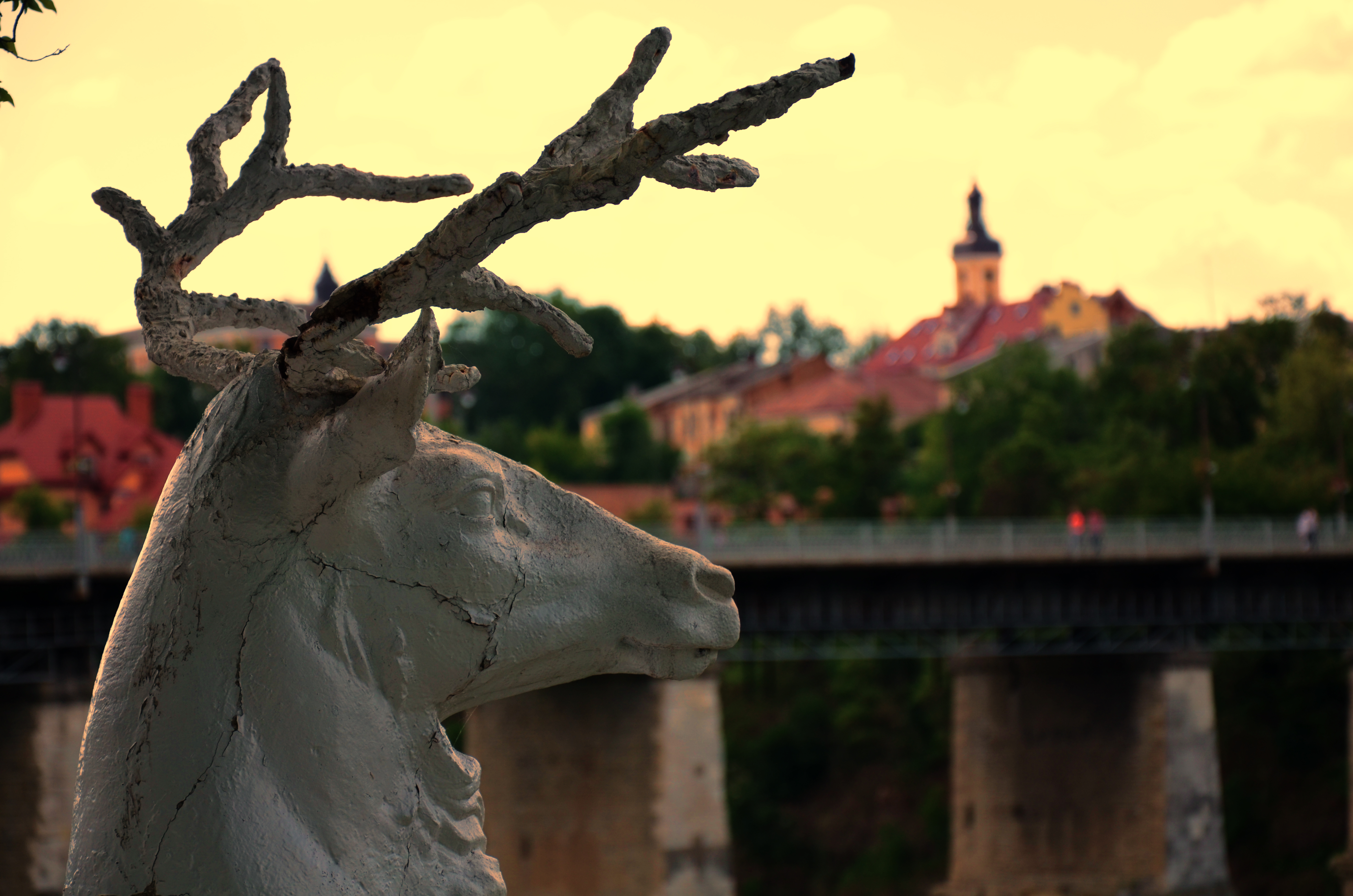 Download Man Made Statue 4k Ultra HD Wallpaper