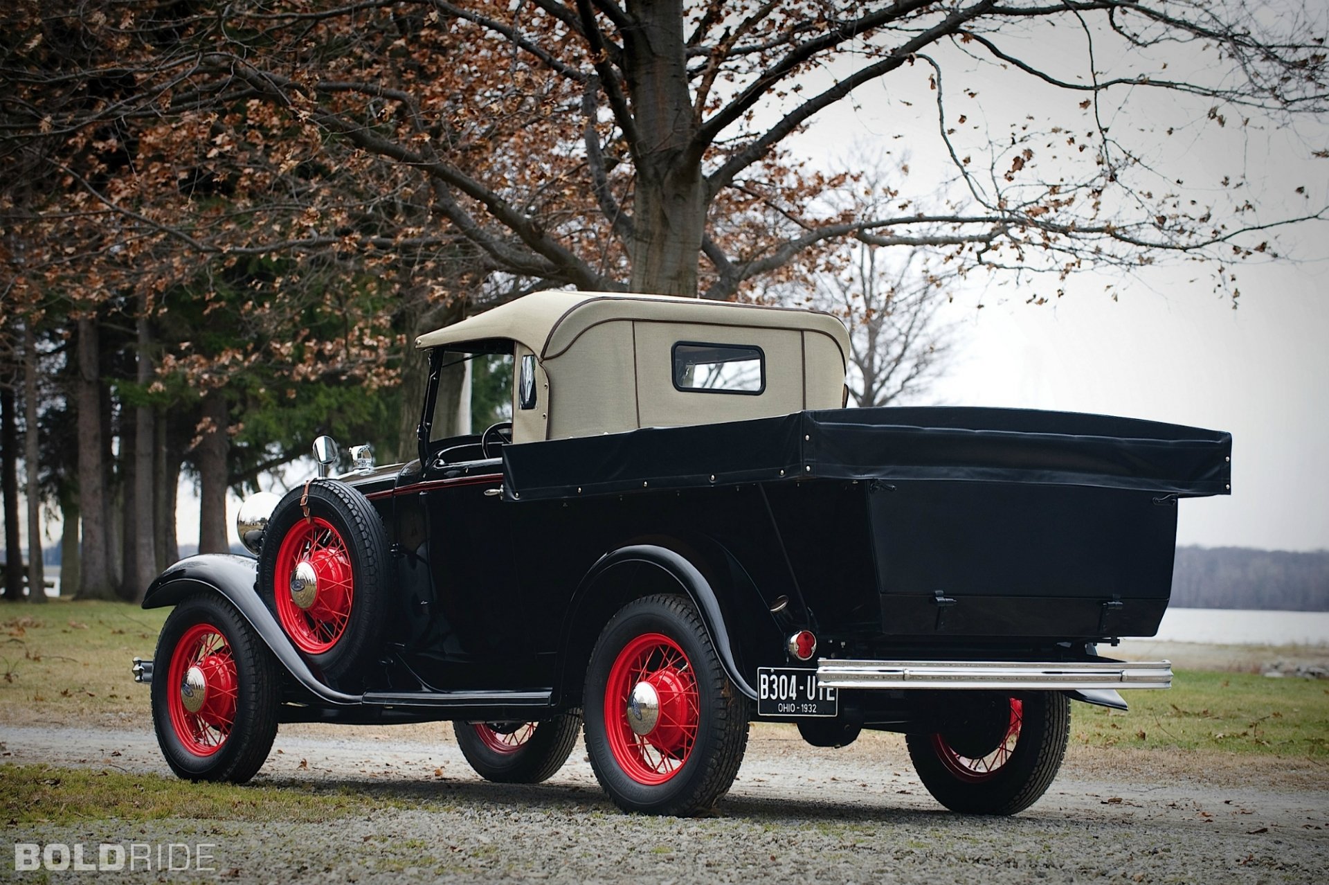 Download Vehicle Ford Model B HD Wallpaper | 2000x1331 | Wallpaper Abyss