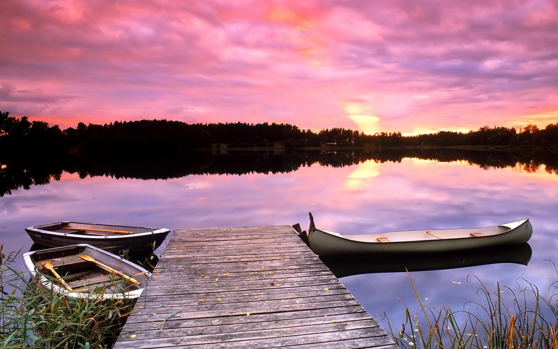 Serene Boat Dock at Sunset – Stunning HD Wallpaper | 2880x1800 ...