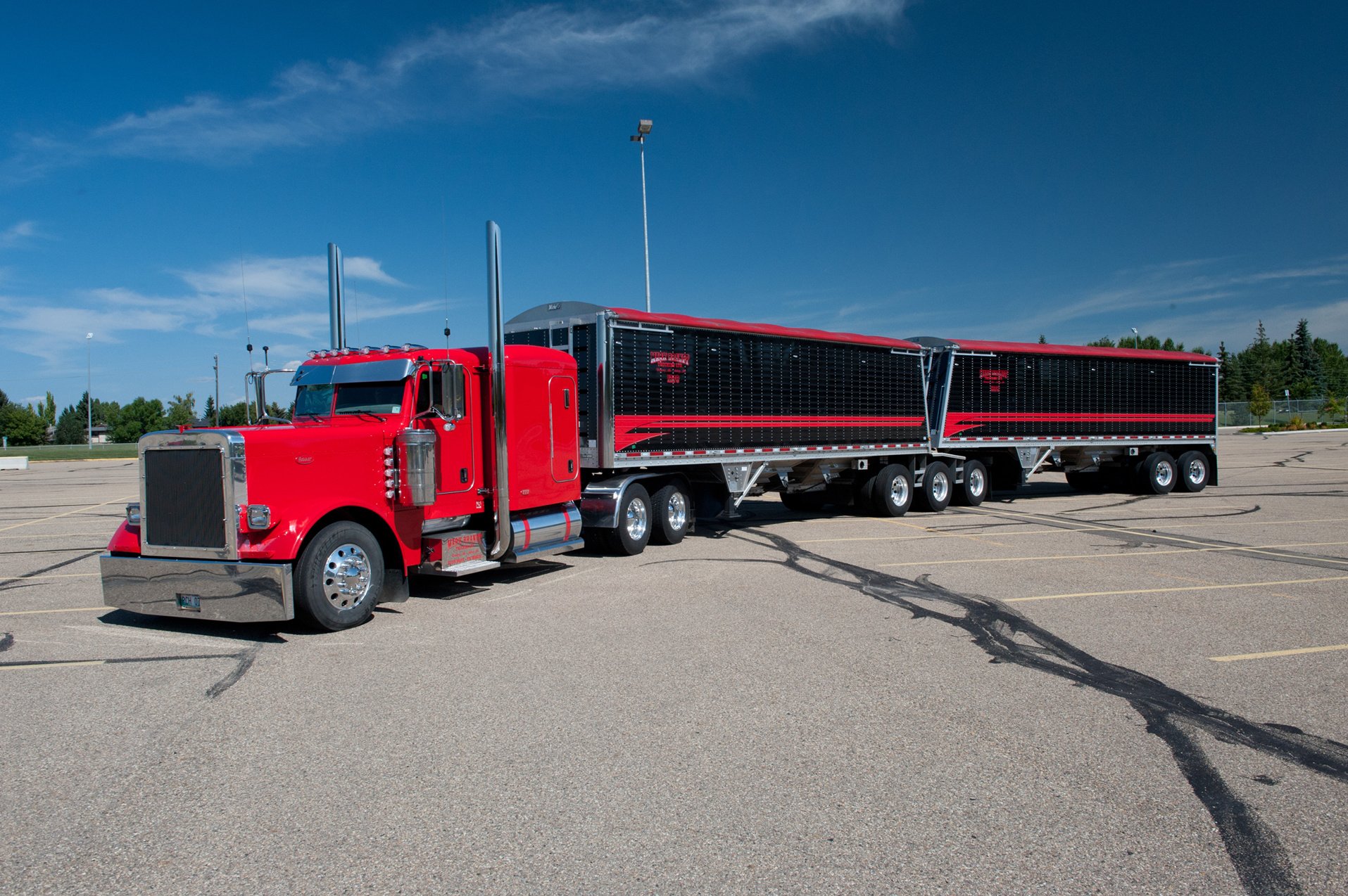 Stunning HD Wallpaper of a Bold Red Truck