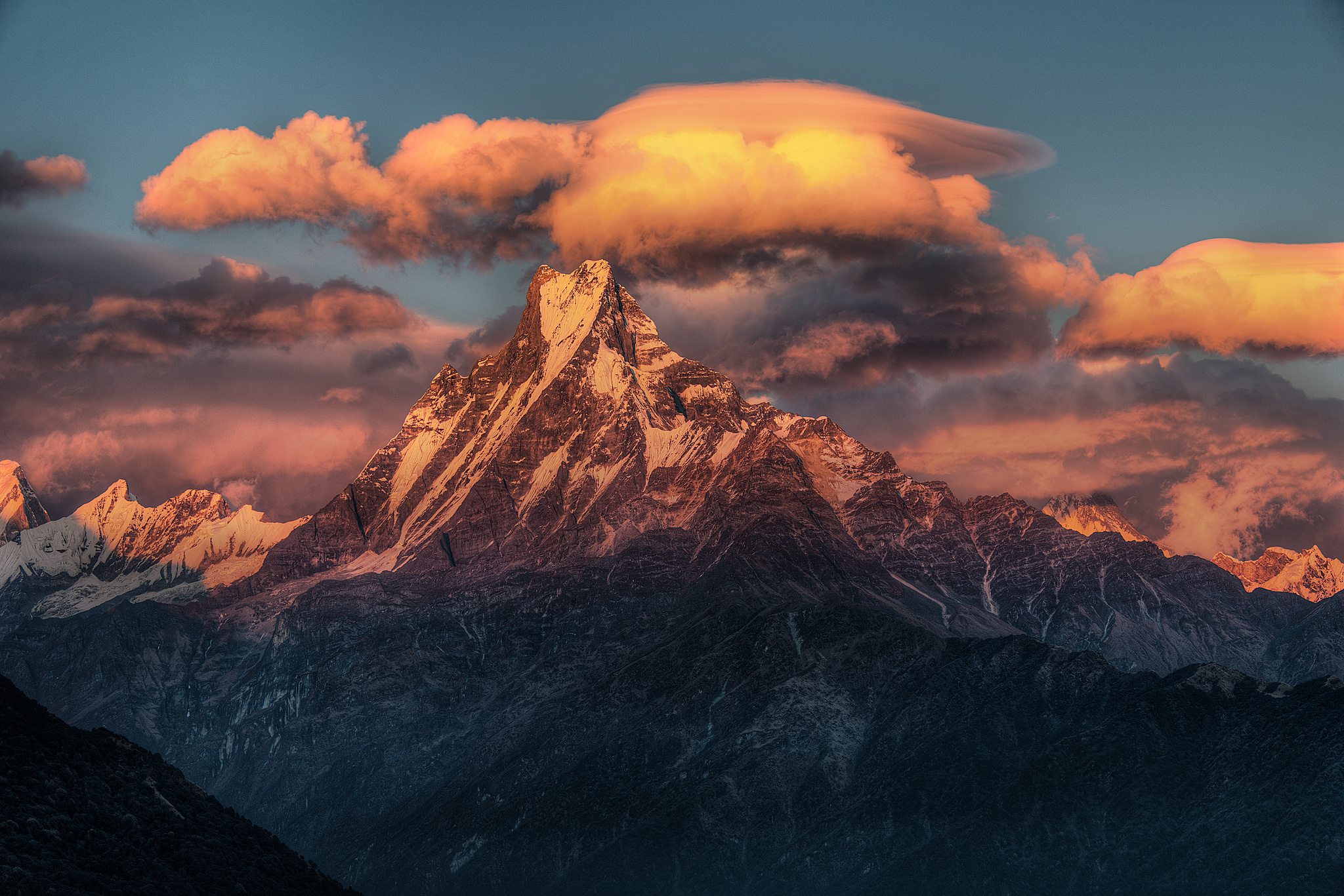 Majestic Mountain Bliss Stunning HD Wallpaper