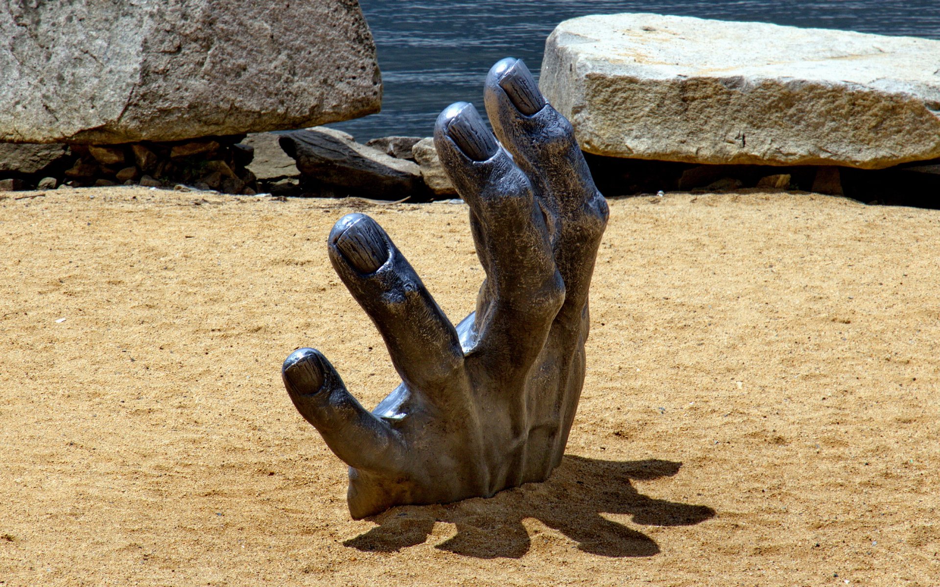 Sand Hand by bear844