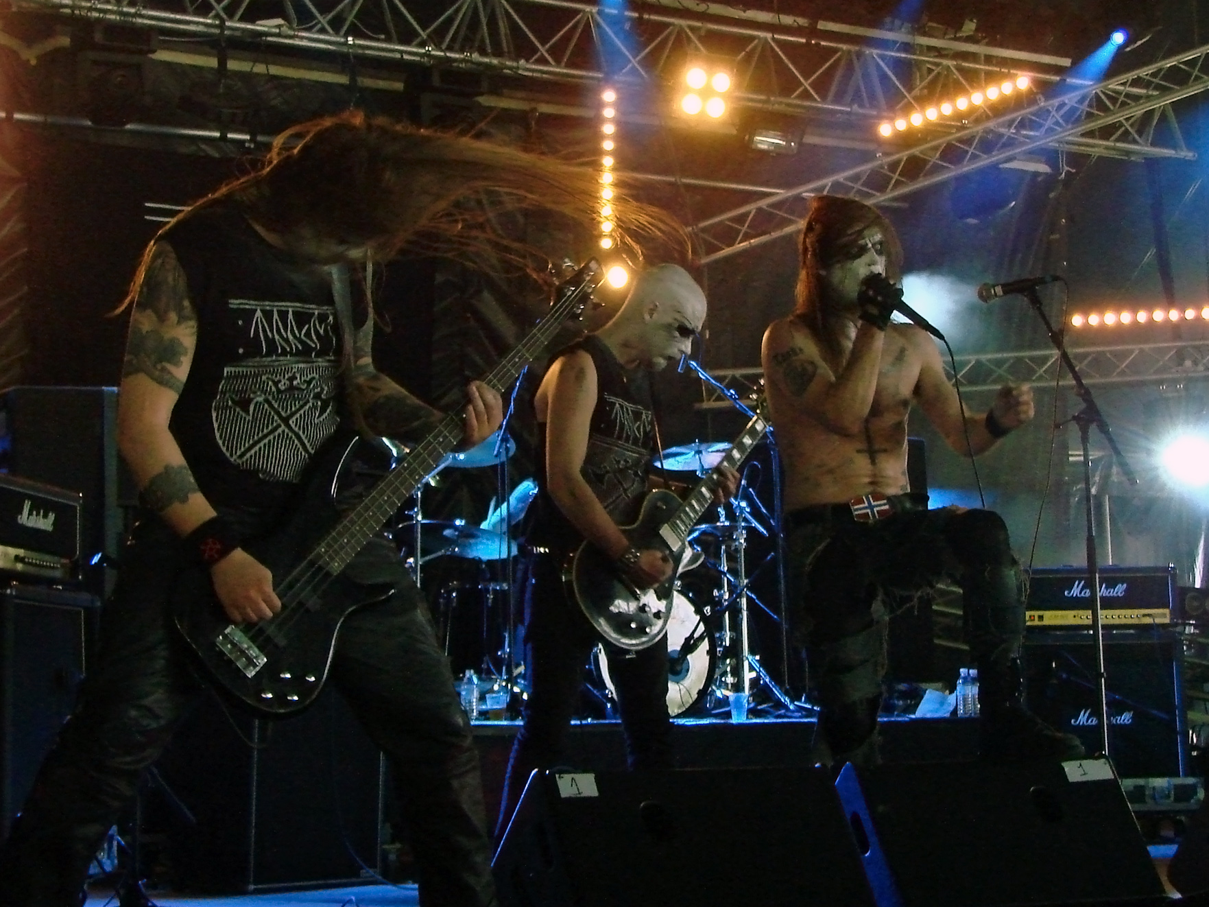 Download Music Taake Wallpaper