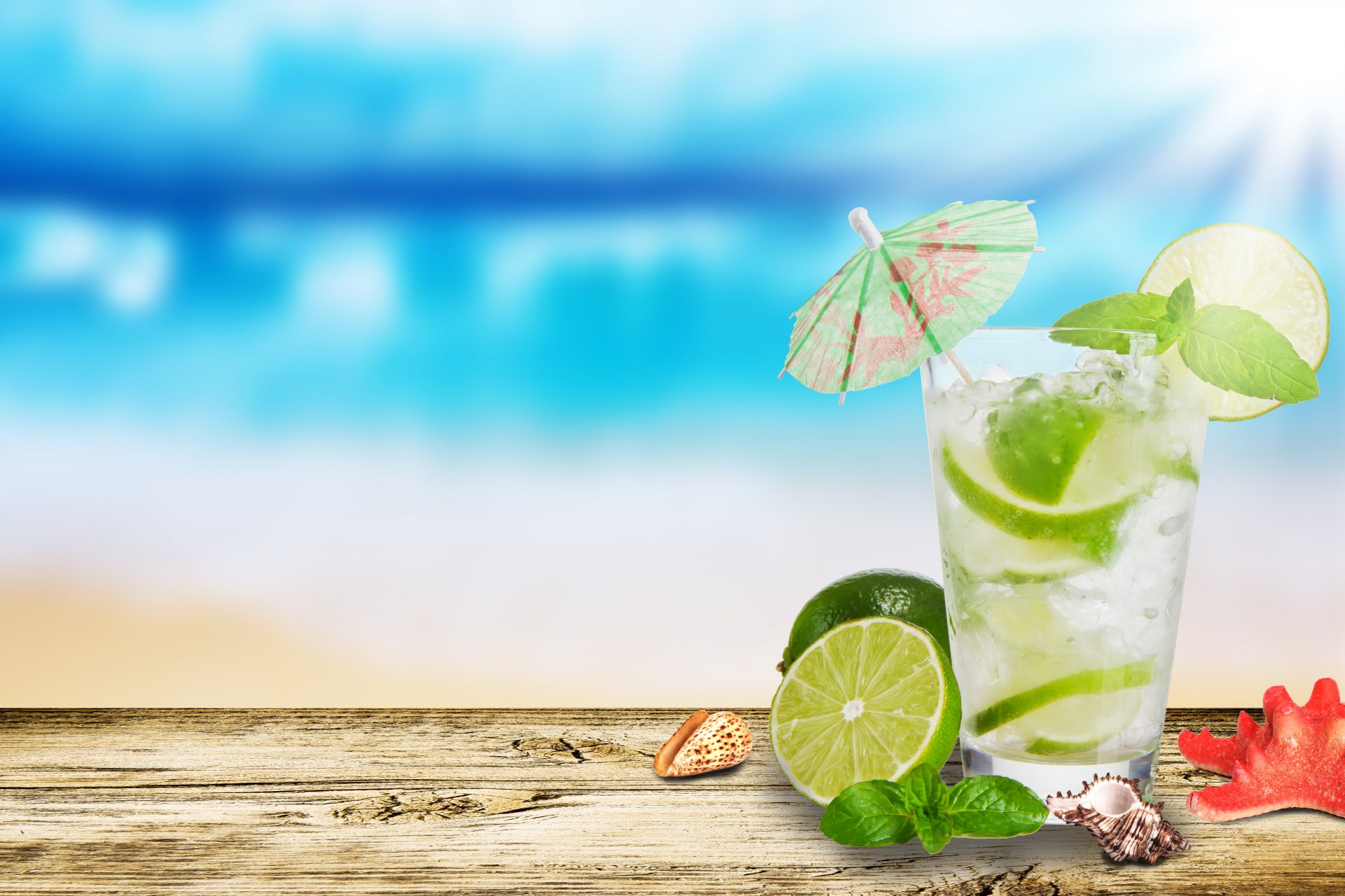 Refreshing Cocktail Bliss – 4K Ultra HD Wallpaper