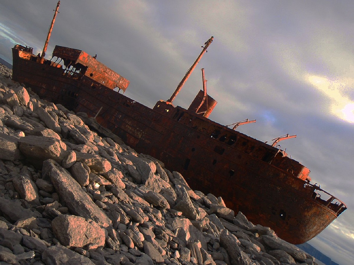 Download Vehicle Wreck Wallpaper