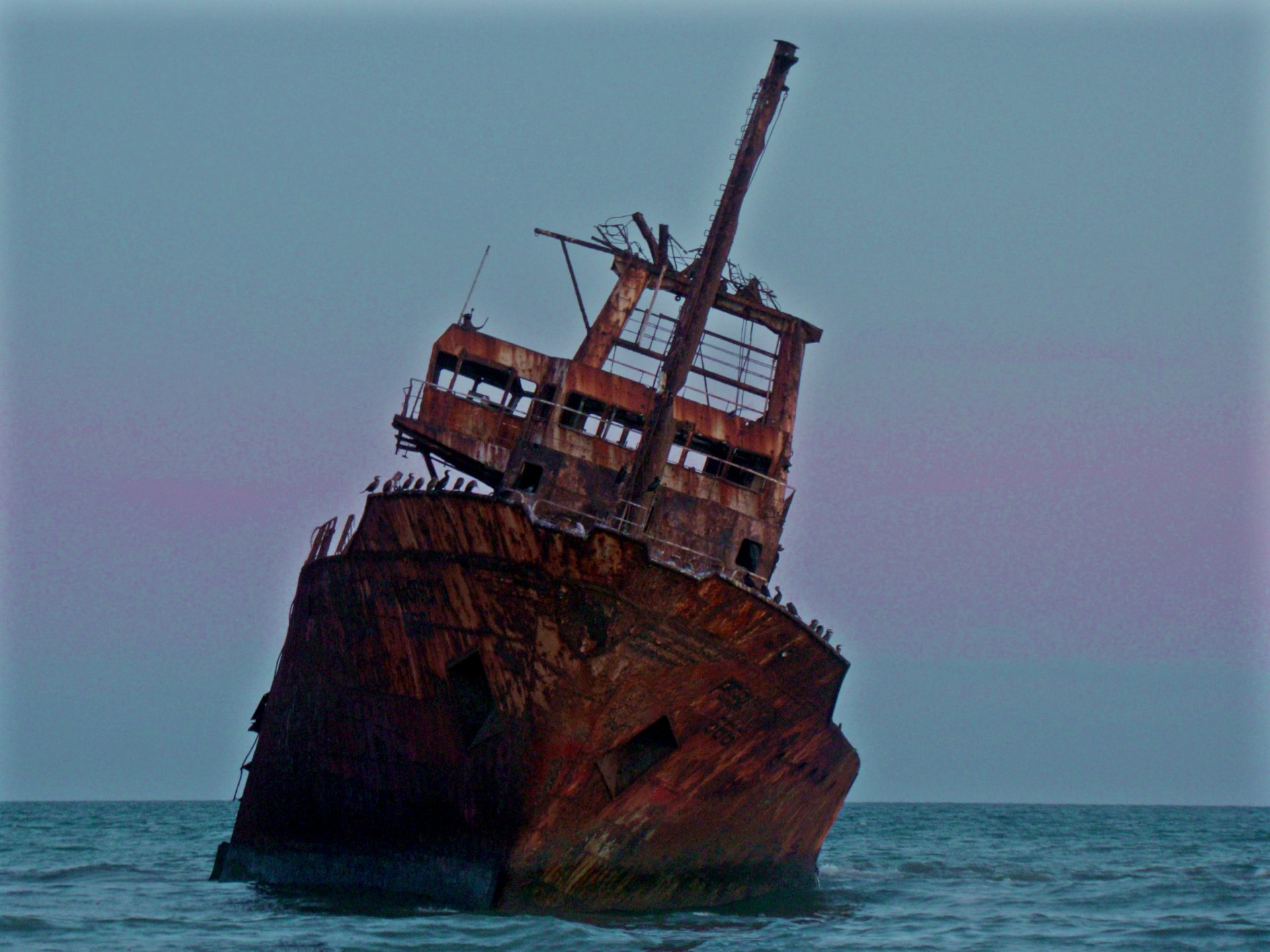 Download Vehicle Wreck HD Wallpaper | 3334x2500 | Wallpaper Abyss