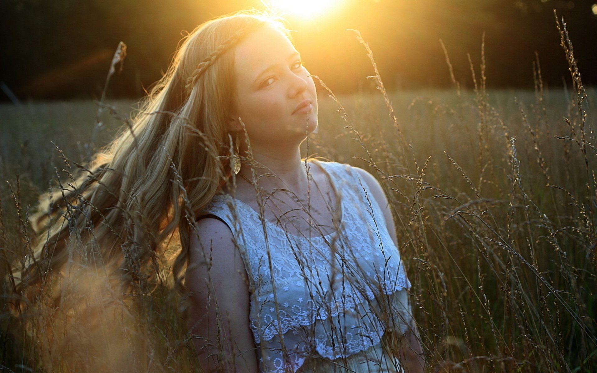 Radiant Serenity: Woman’s Mood in Golden Hour HD Wallpaper