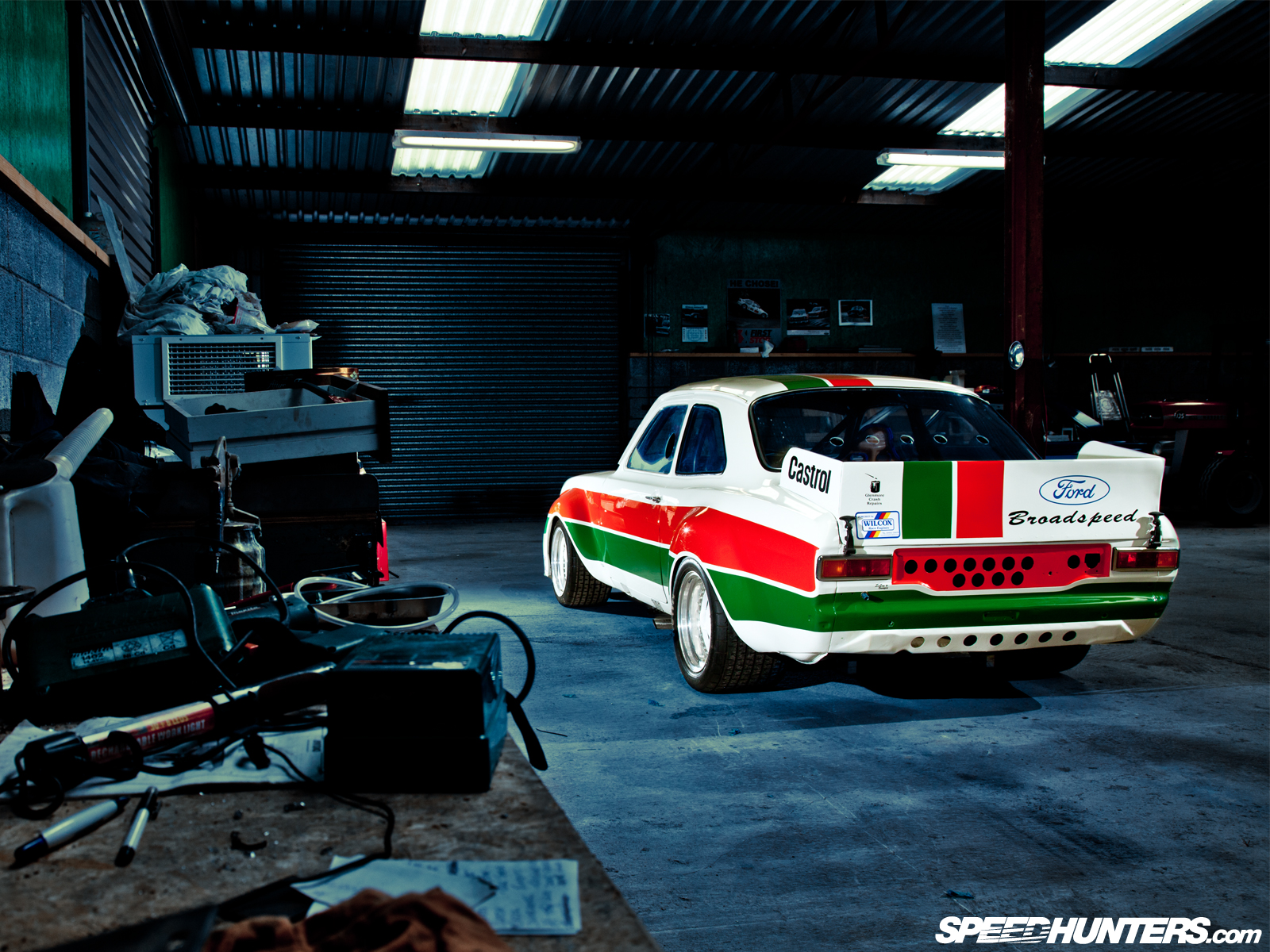 Download Vehicle Ford Escort Wallpaper