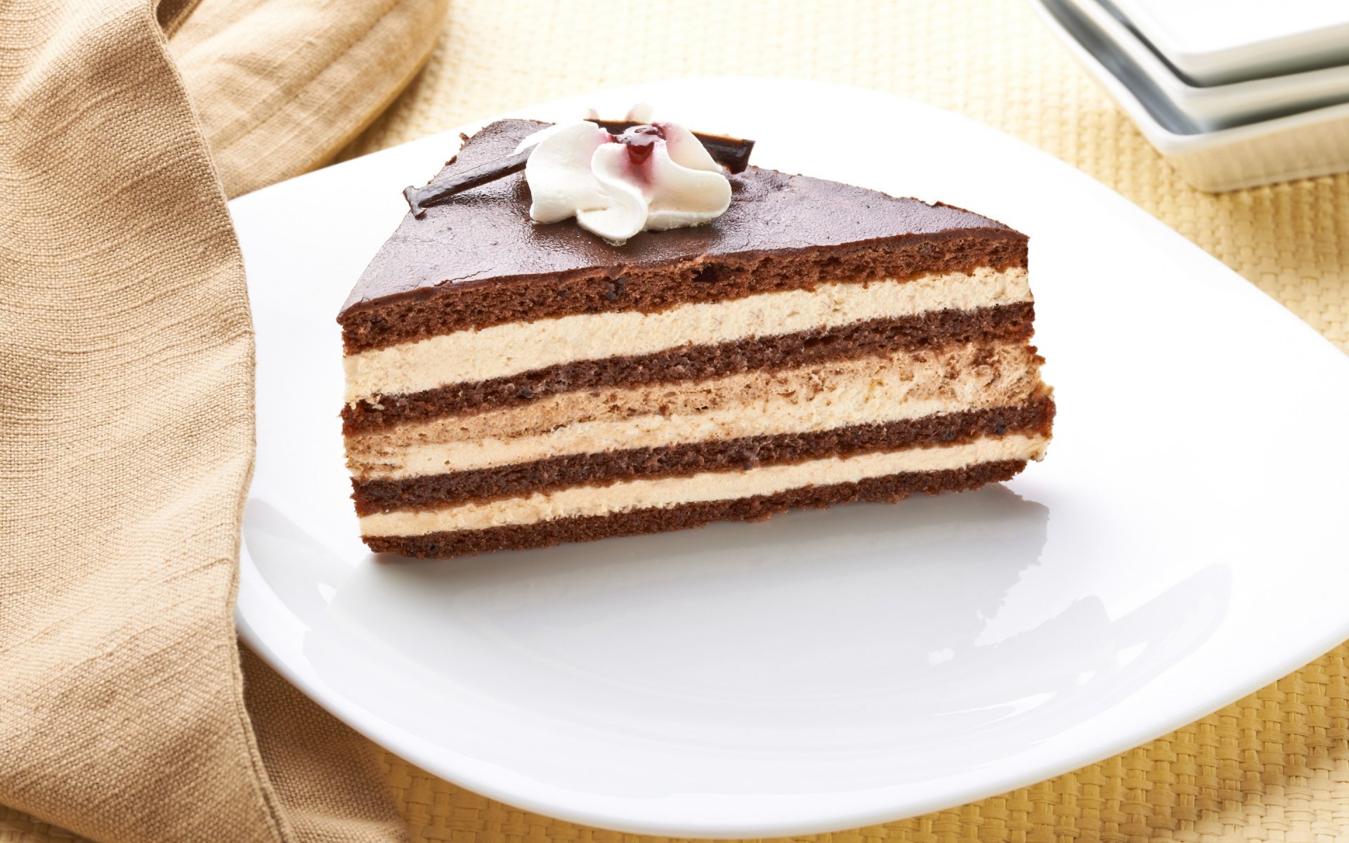 Delicious Chocolate Cake HD Wallpaper