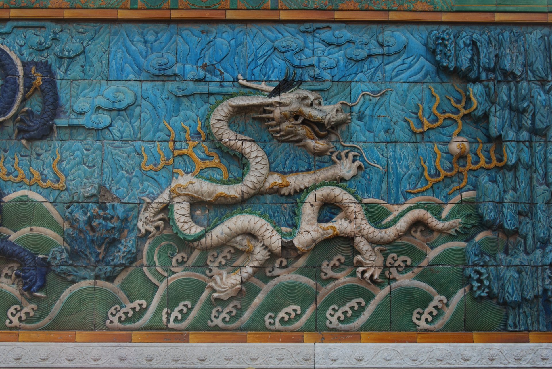 Download Man Made Nine-dragon Wall 4k Ultra HD Wallpaper