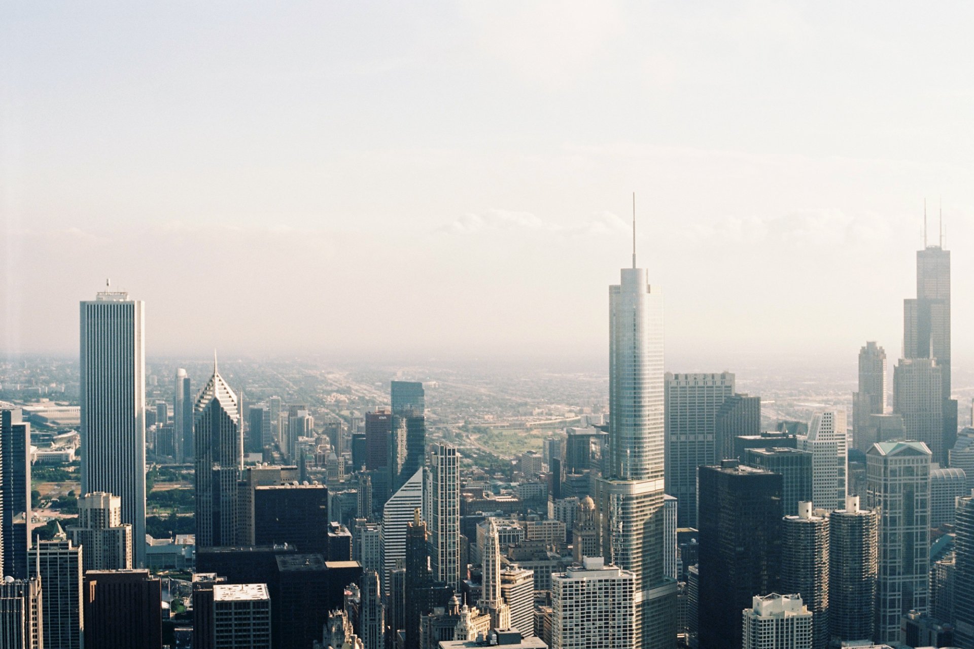 Download Man Made Chicago HD Wallpaper | 2000x1333 | Wallpaper Abyss