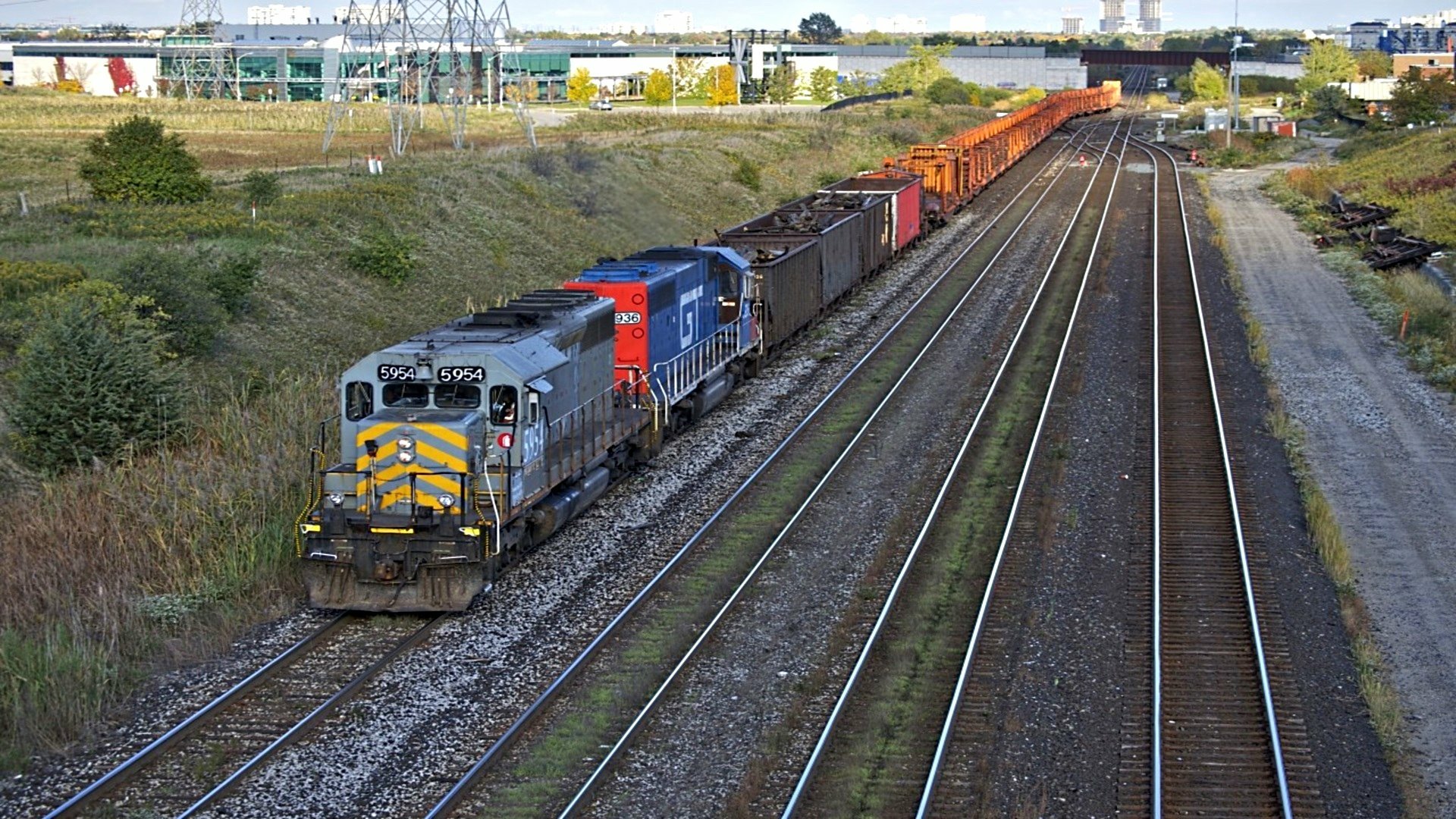 HD Freight Train on Open Rails – Stunning Vehicle Wallpaper