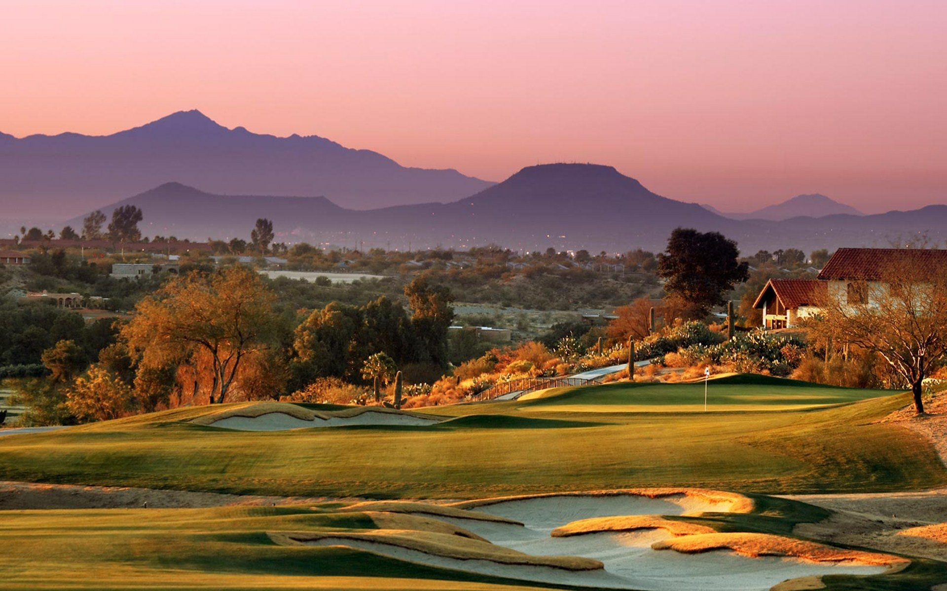 Breathtaking HD Landscape Photography: Serene Golf Course at Dusk