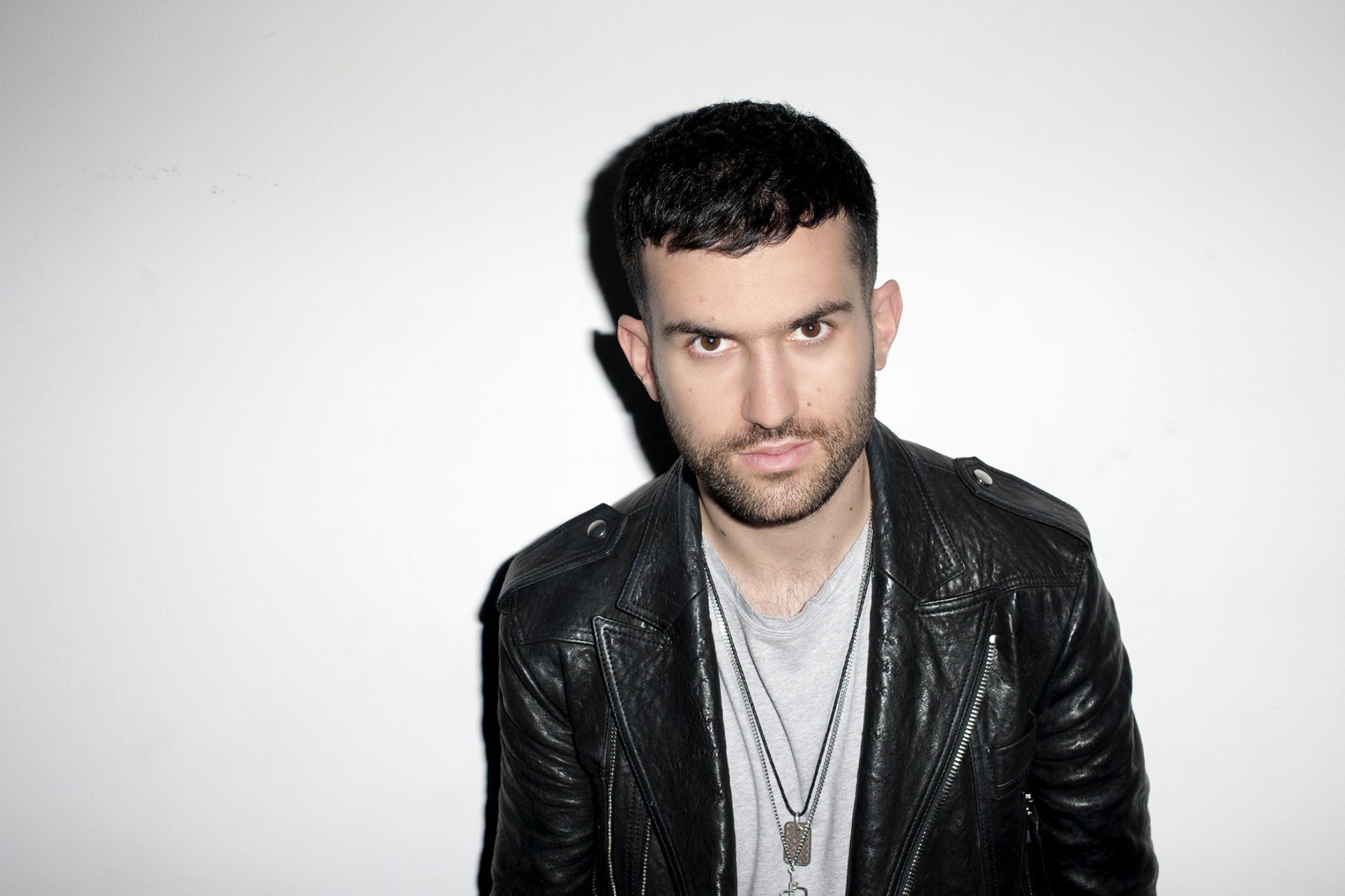 Download Music A-Trak HD Wallpaper
