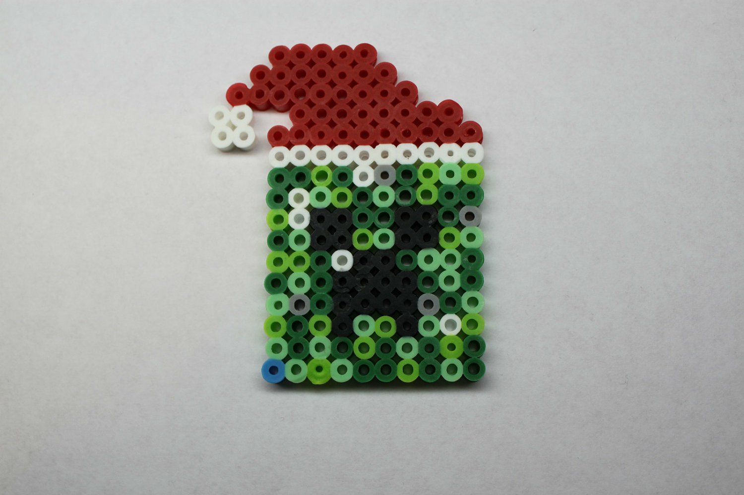 Festive Creeper HD Wallpaper for Minecraft Fans