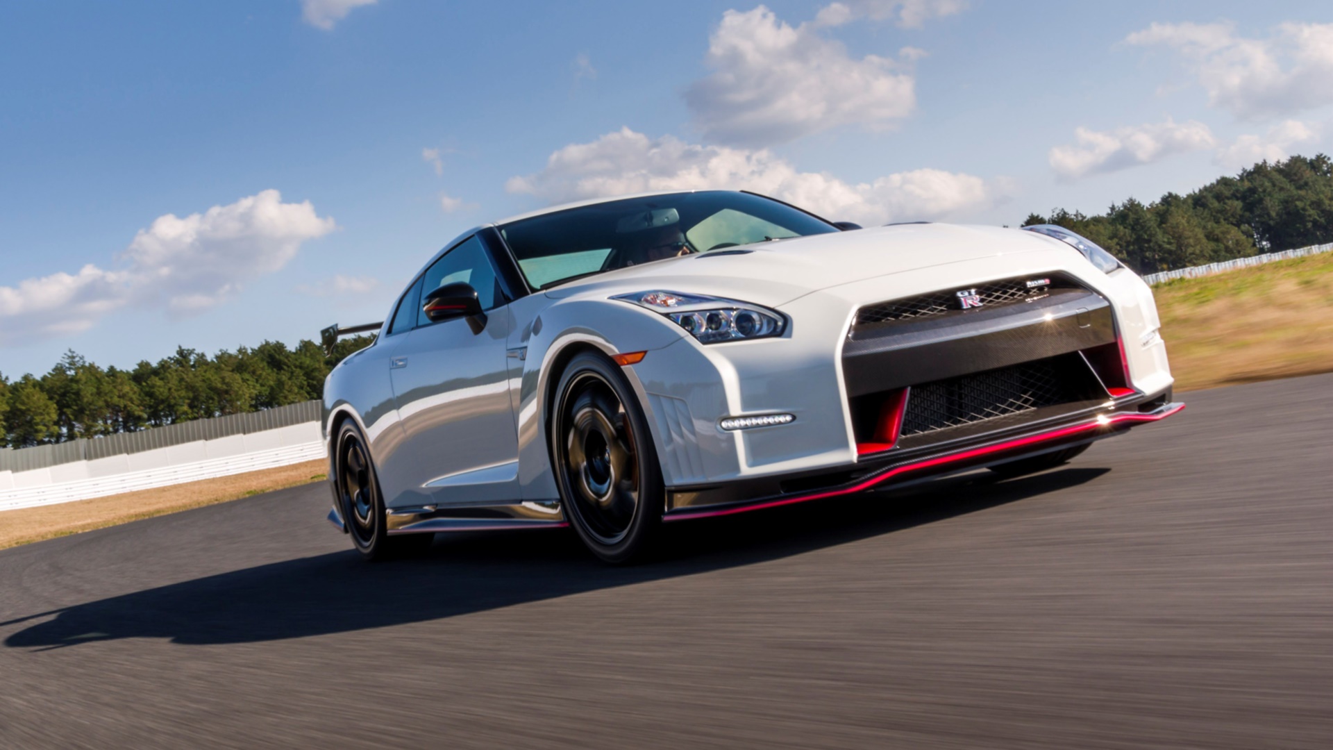 Download Vehicle Nissan GT-R Nismo HD Wallpaper
