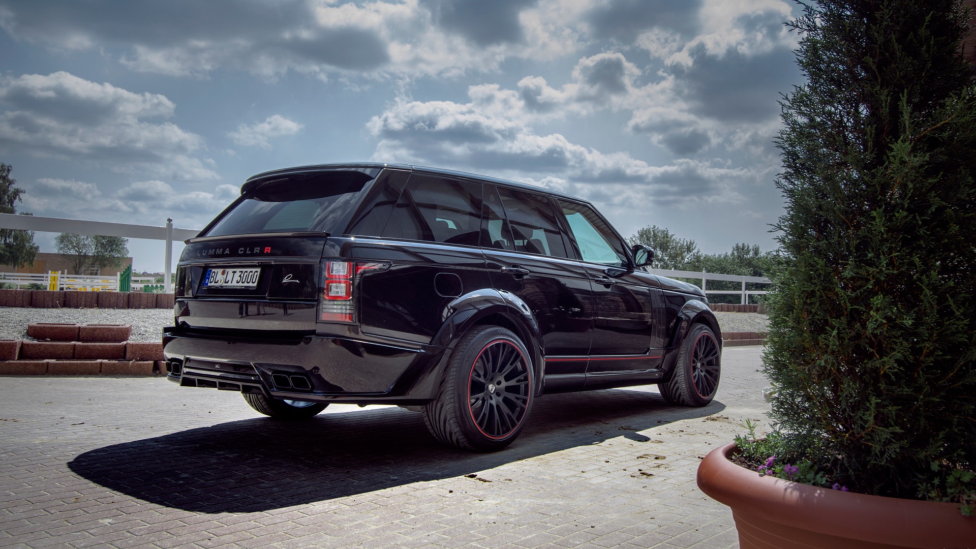 Download Vehicle Lumma Range Rover Clr R HD Wallpaper