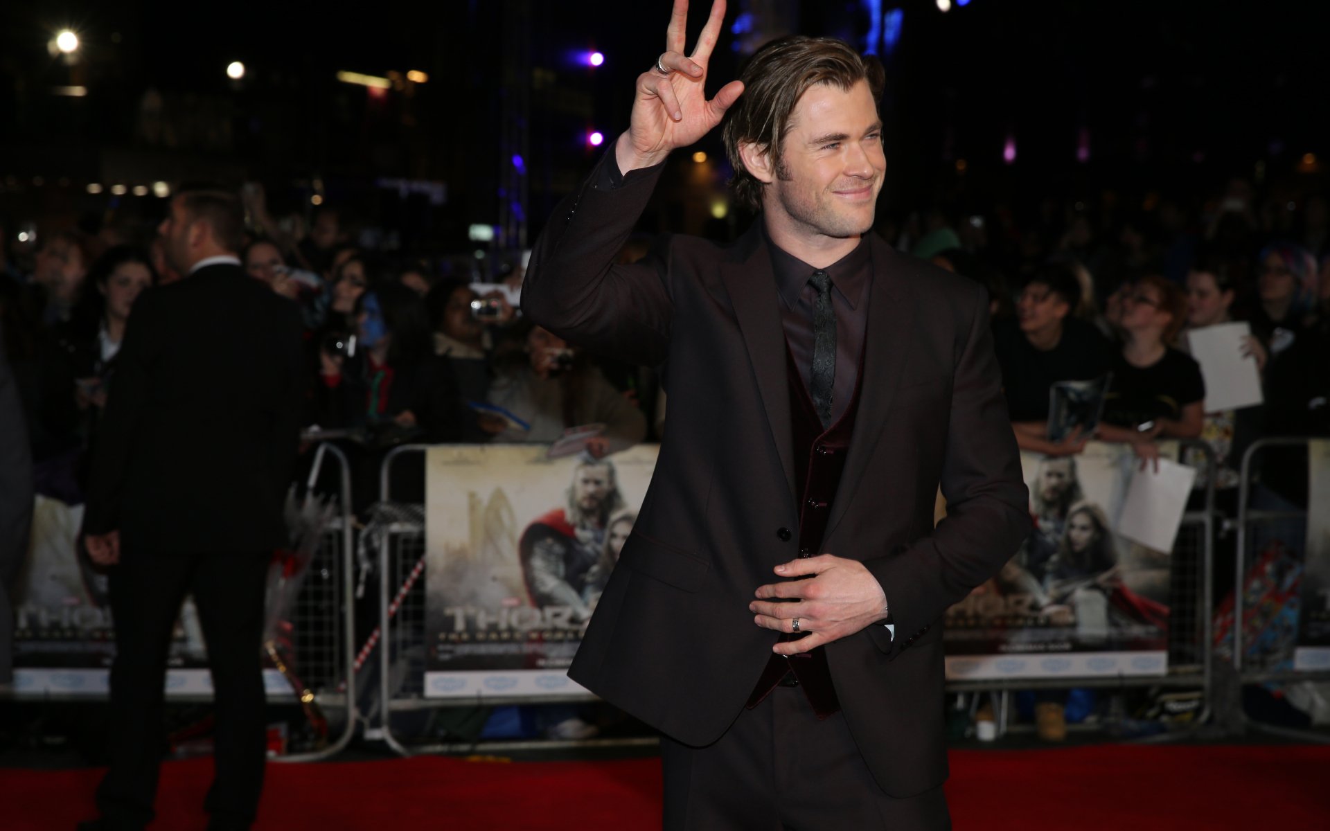 Download Australian Actor Celebrity Chris Hemsworth 4k Ultra HD Wallpaper