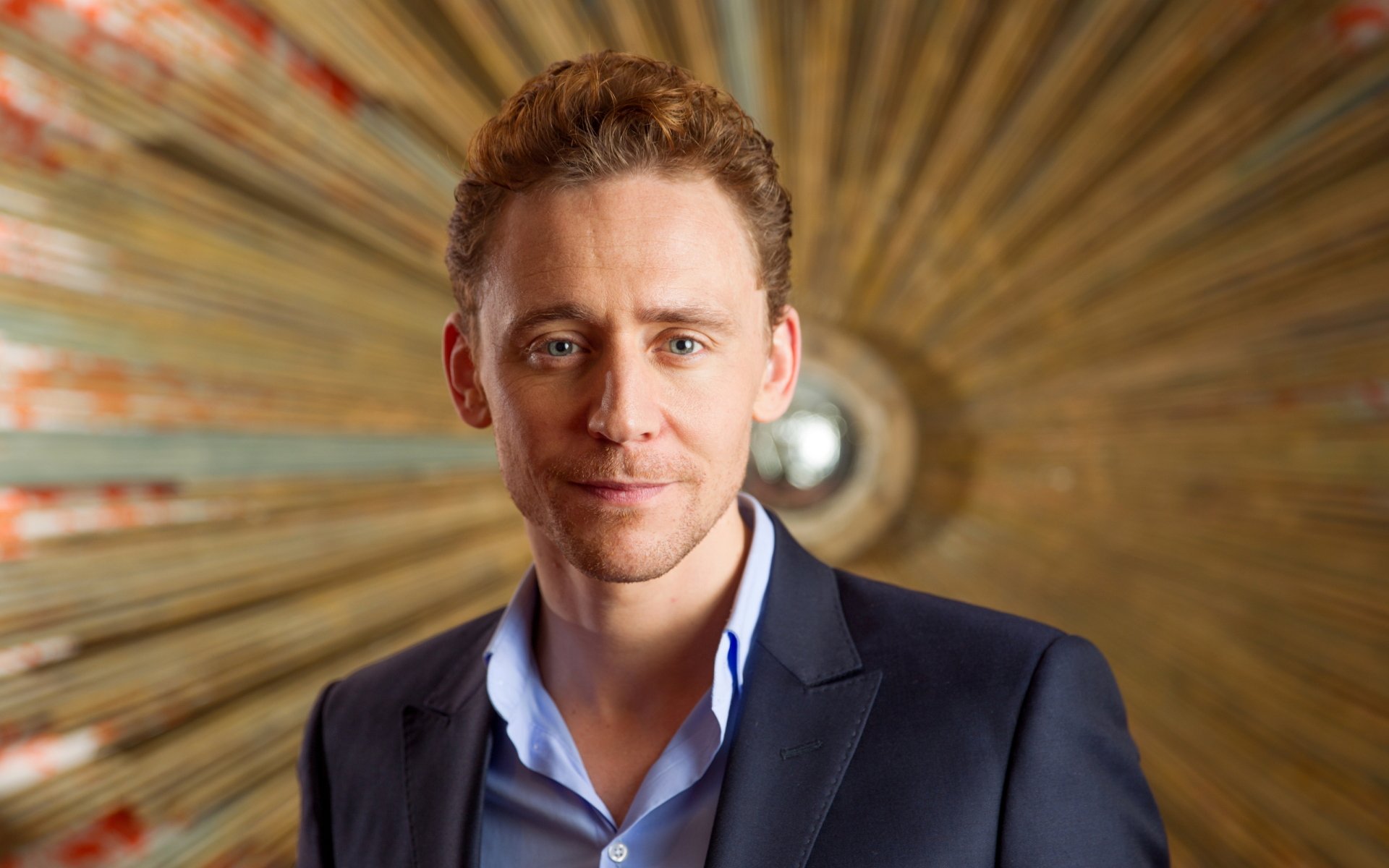 Elegant English Actor — 2K Quad HD Celebrity Wallpaper