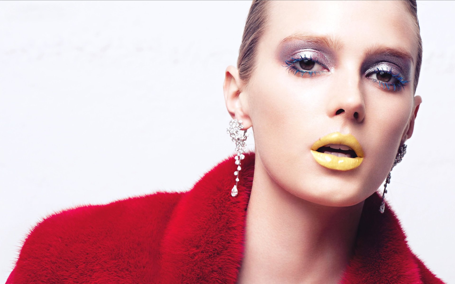 Sigrid Agren: Chic French Model in Vibrant HD Beauty Shot
