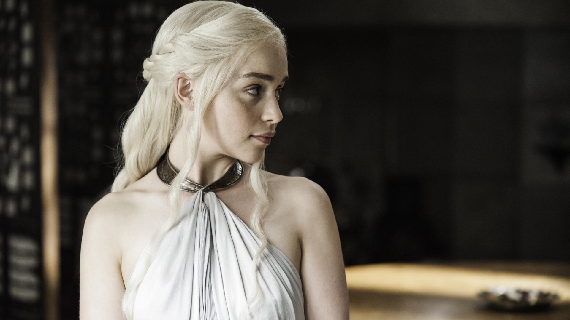 Daenerys Targaryen HD Wallpaper – Emilia Clarke in Game of Thrones