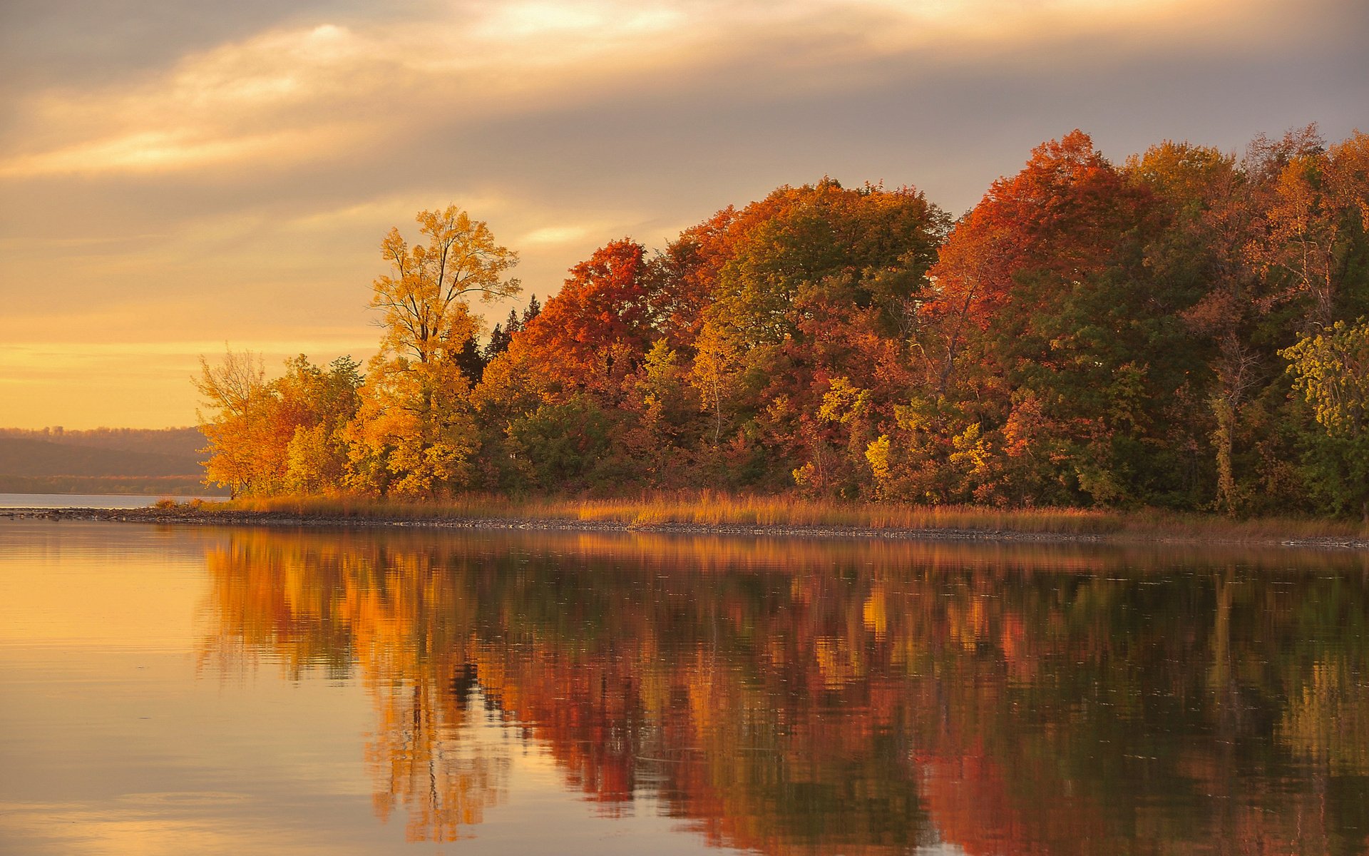 Serene Fall Reflections: HD Nature Wallpaper
