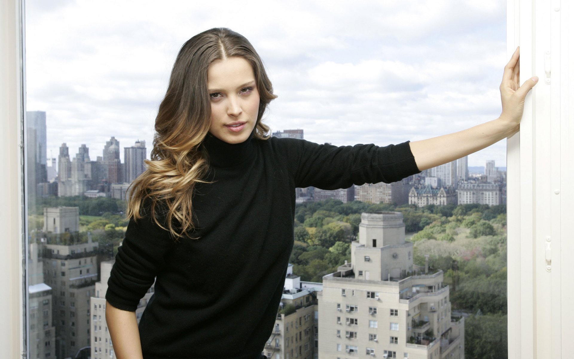 Download Czech Model Celebrity Petra Němcová HD Wallpaper