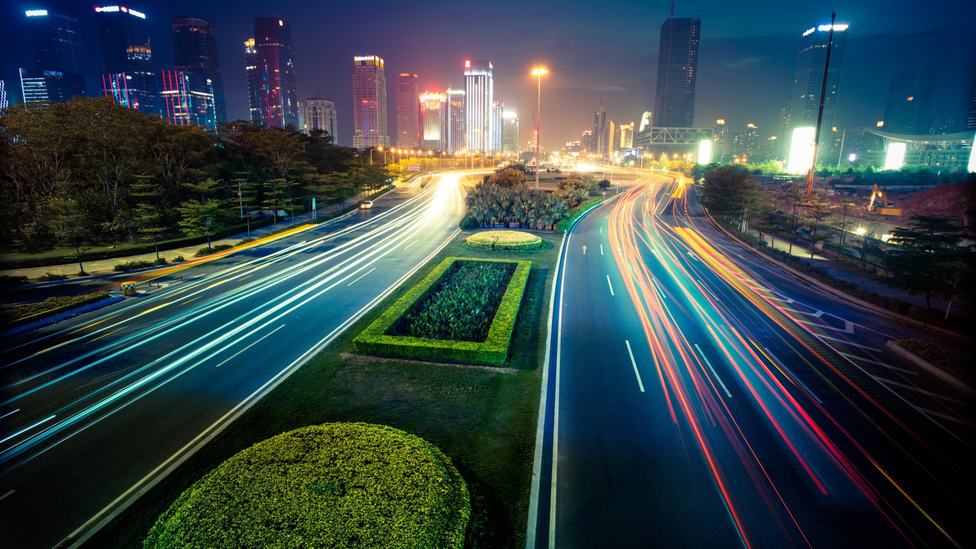 HD Time-Lapse Cityscape: Dynamic Night Photography Wallpaper