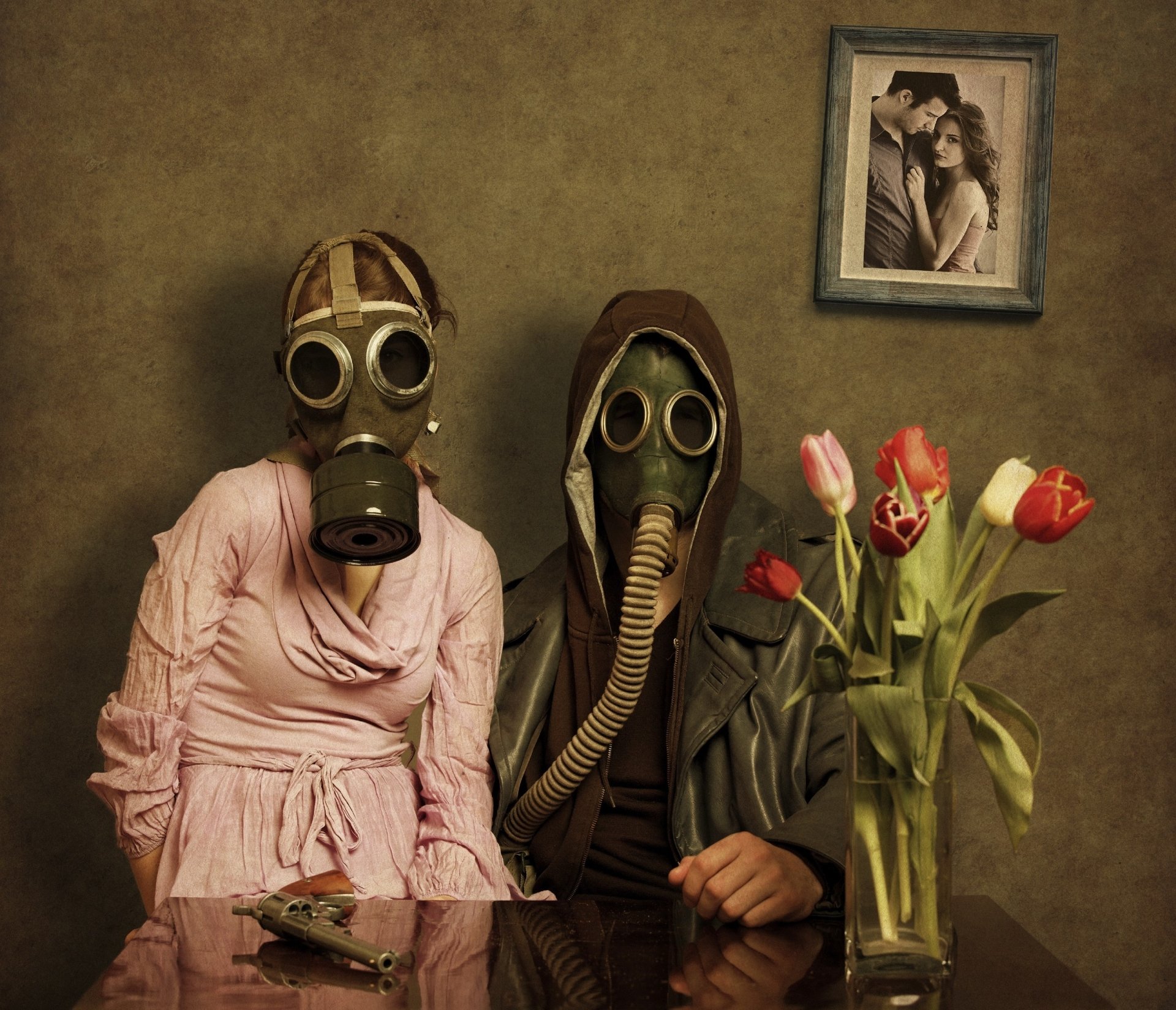Apocalyptic Gas Mask Wallpaper Hd