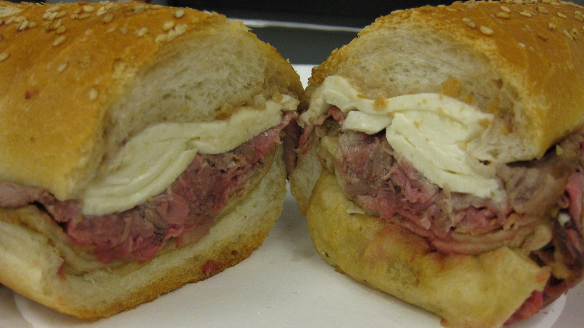 2K Quad HD Juicy Roast Beef Sandwich Wallpaper | 3650x2053 | Wallpaper ...
