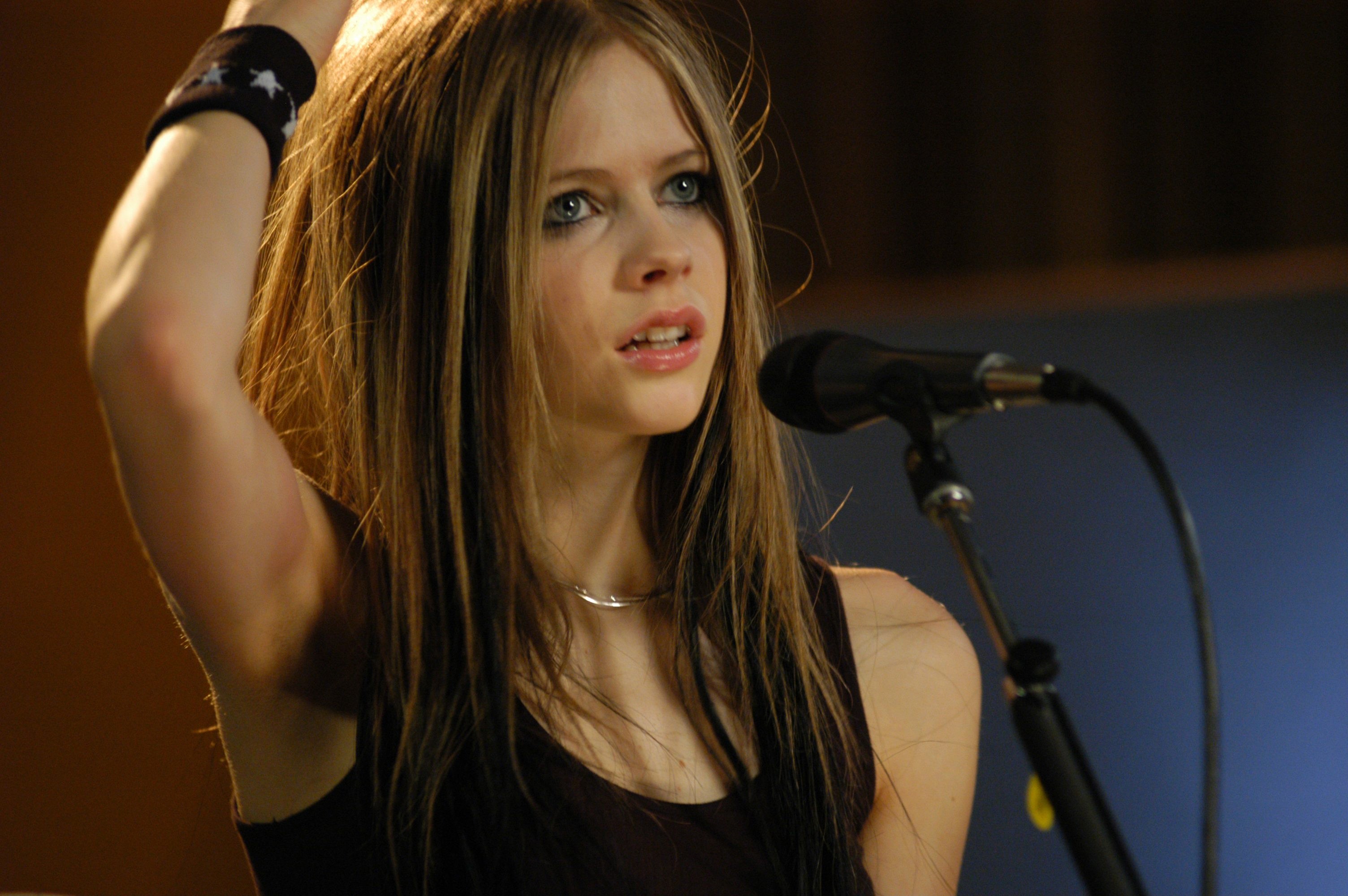 Avril Lavigne Wallpaper 2013 Hd