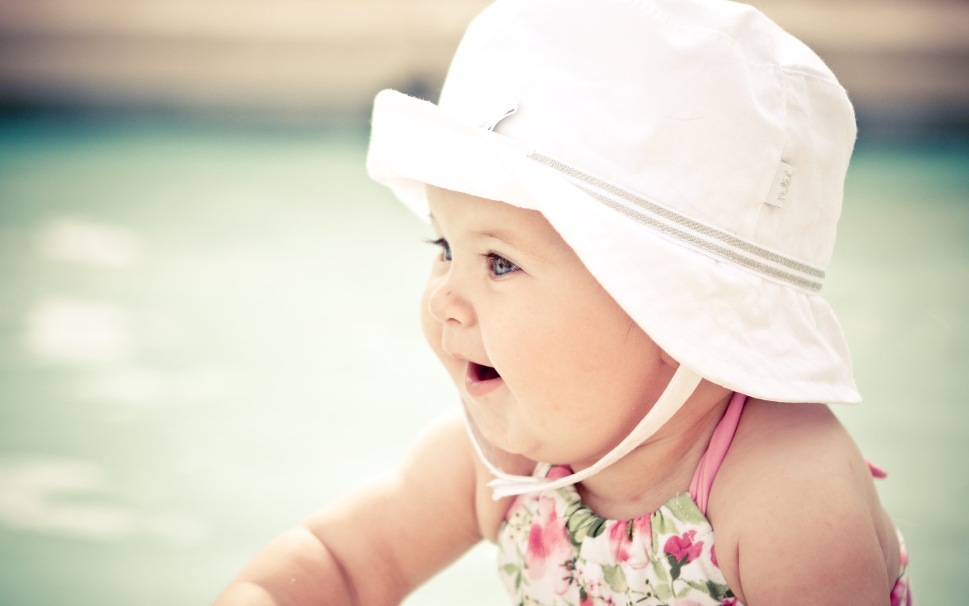 Sunny Smile: Cute Baby 2K Quad HD Photography Wallpaper | 2880x1800 ...