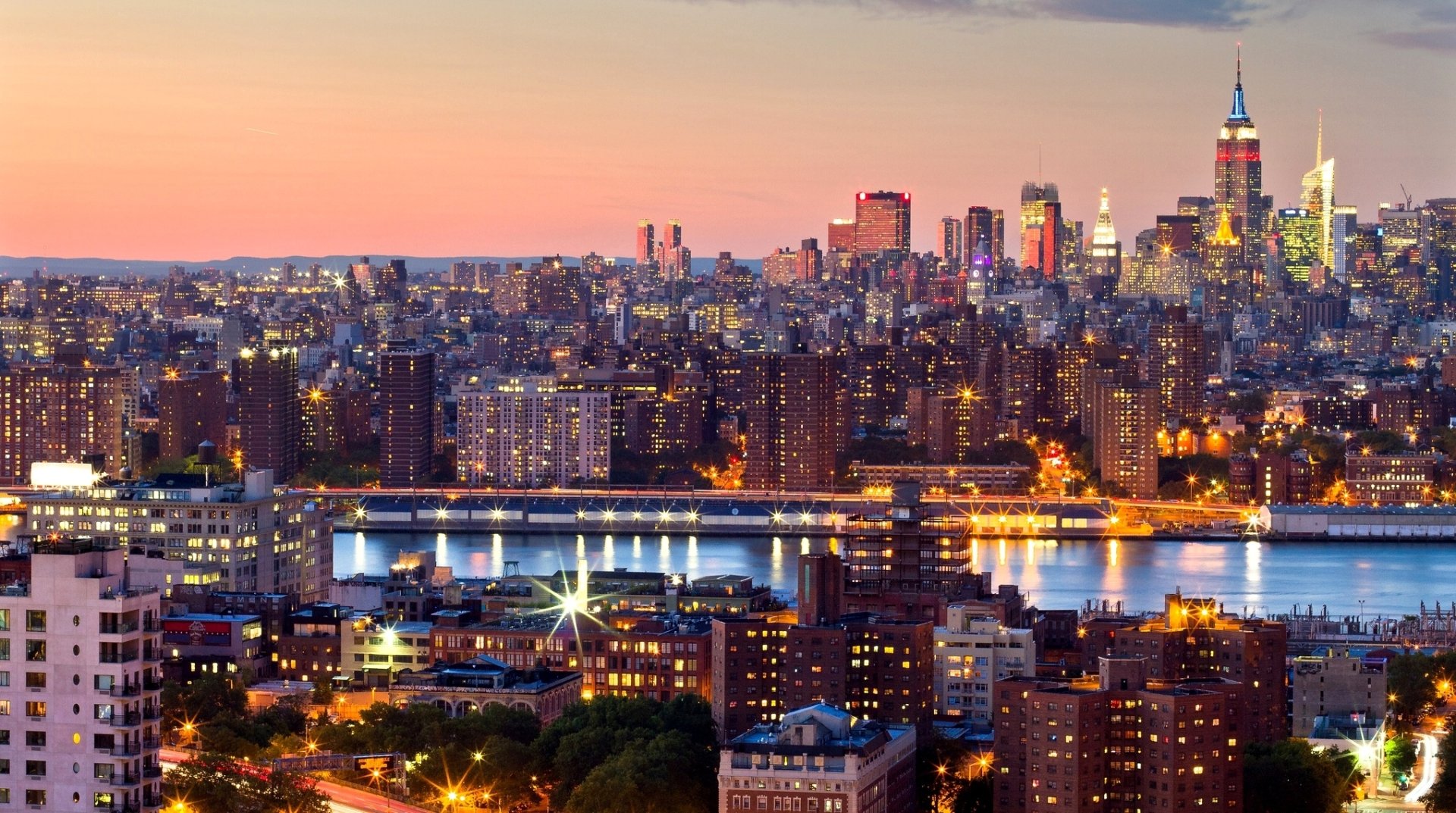 Download New York Man Made Manhattan HD Wallpaper | 2040x1140 ...