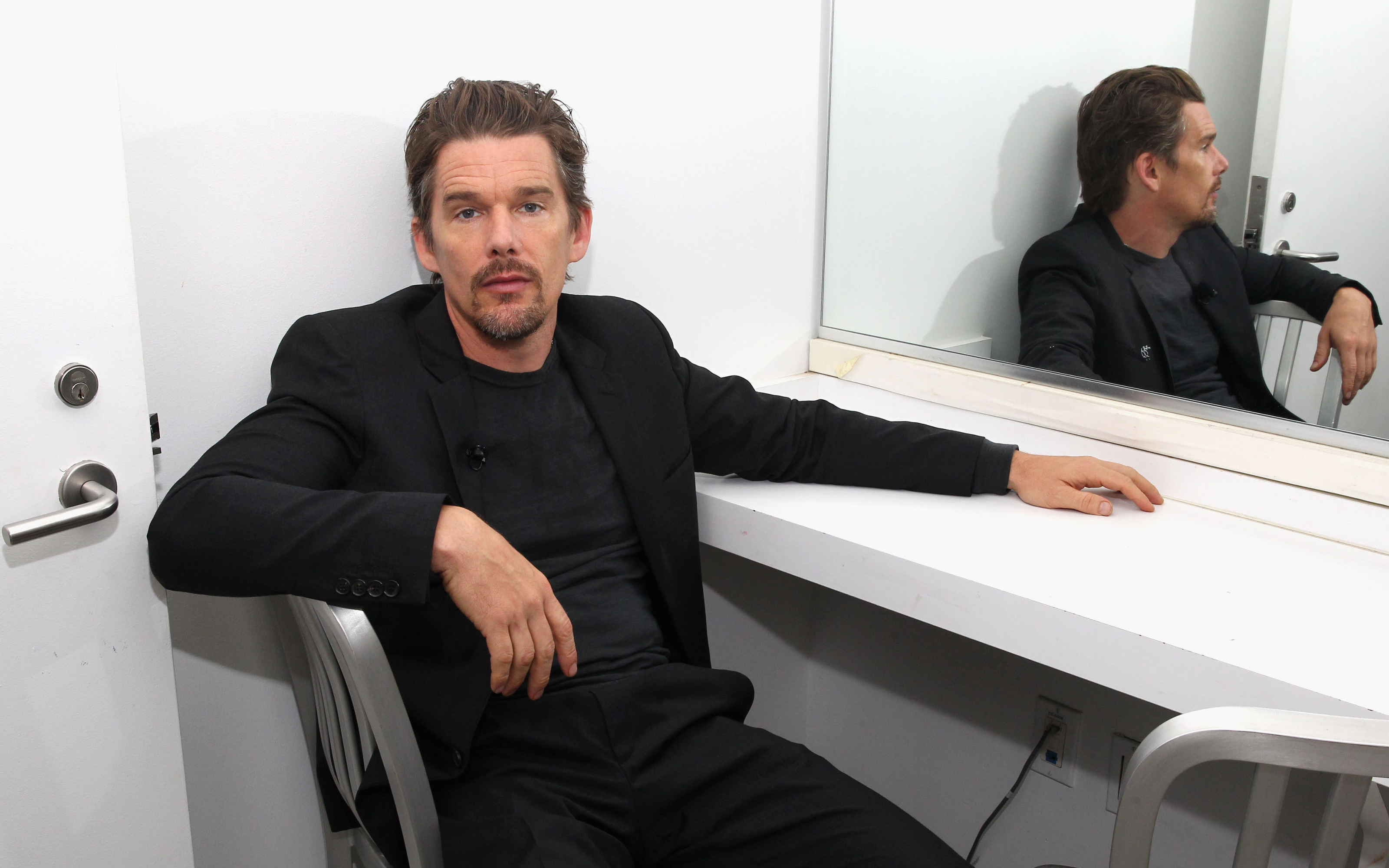Download Actor American Celebrity Ethan Hawke HD Wallpaper