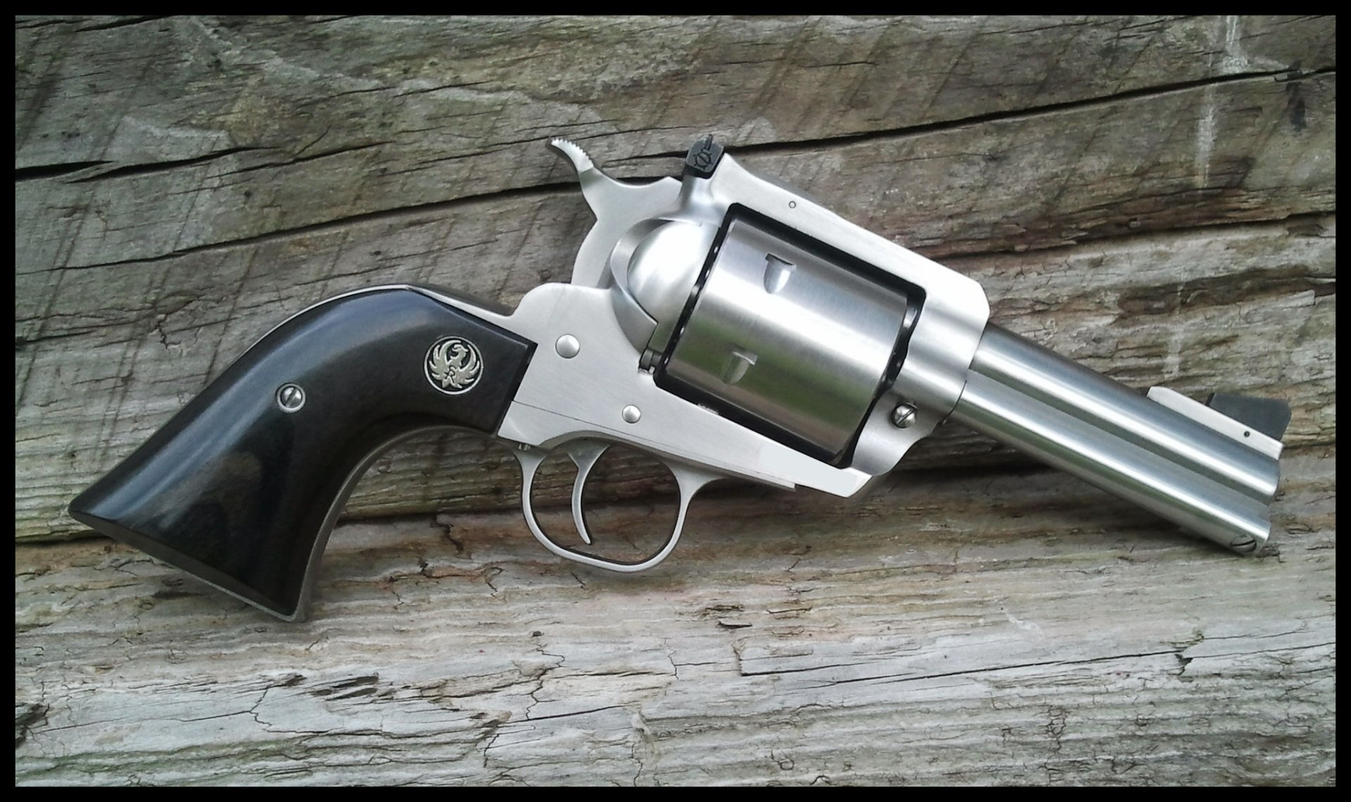 HD Wallpaper - Classic Man-Made Steel Revolver