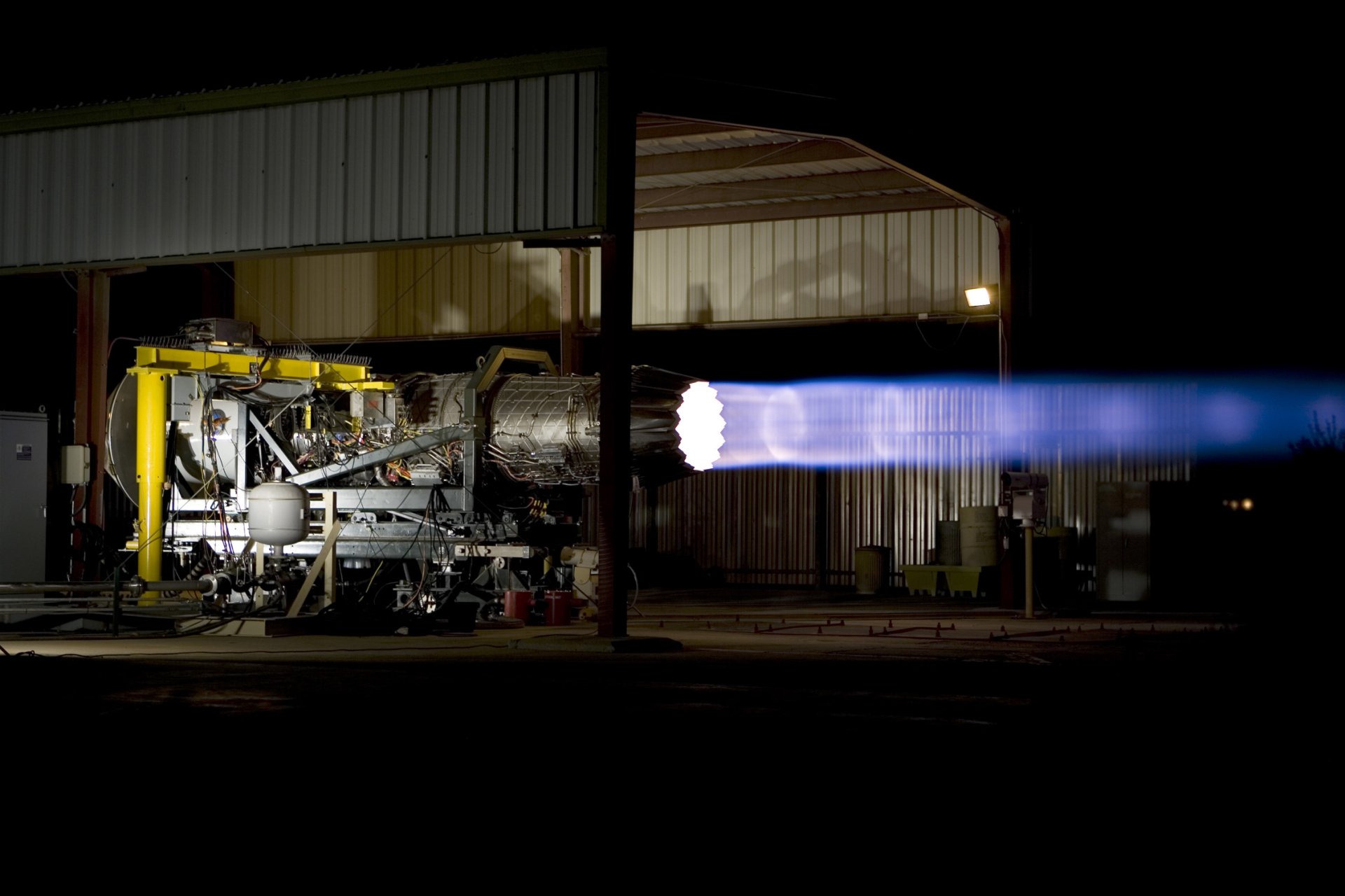 Download Man Made Engine HD Wallpaper