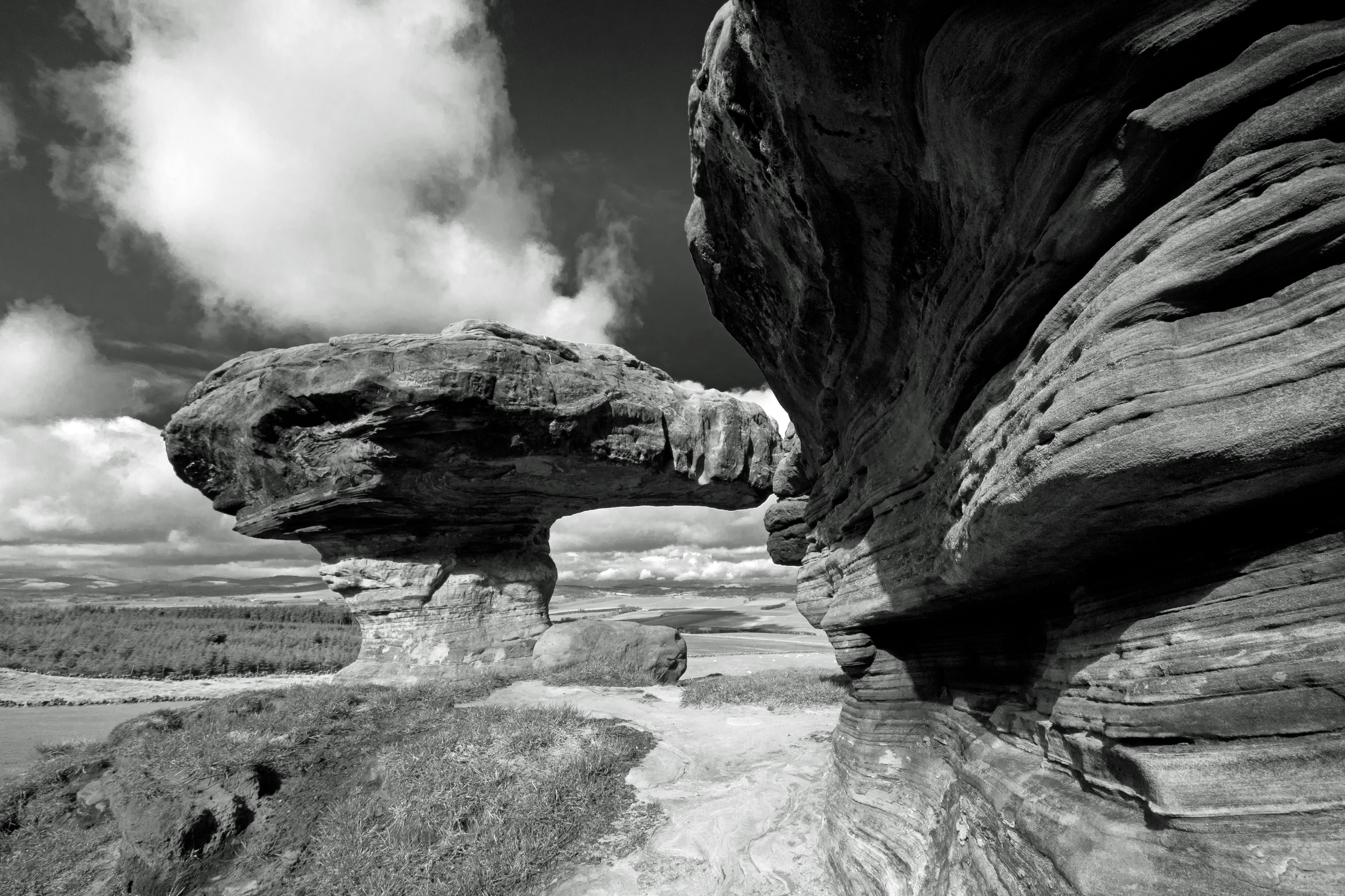 Bunnet Stane HD Wallpaper