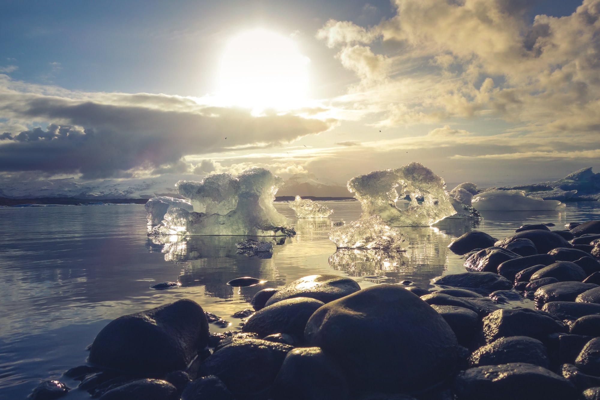 Majestic Iceland Icebergs: Stunning HD Wallpaper by Jeremy Ricketts
