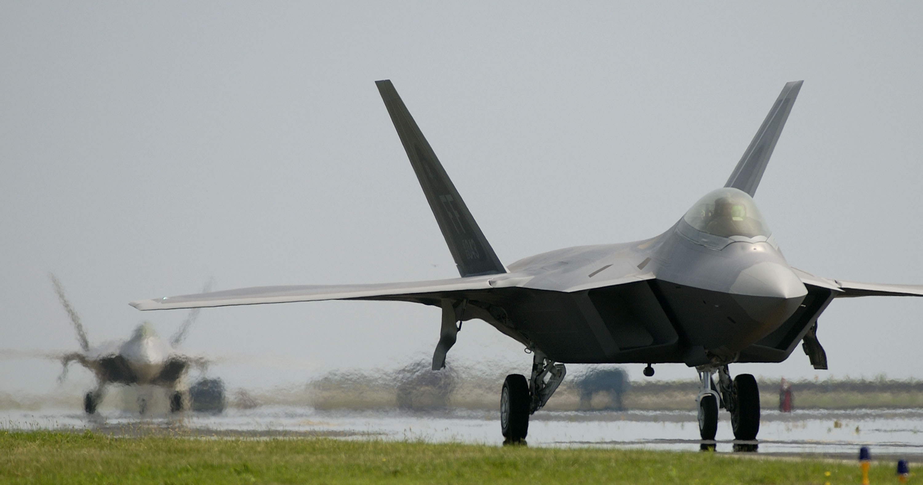 Download Military Lockheed Martin F-22 Raptor HD Wallpaper