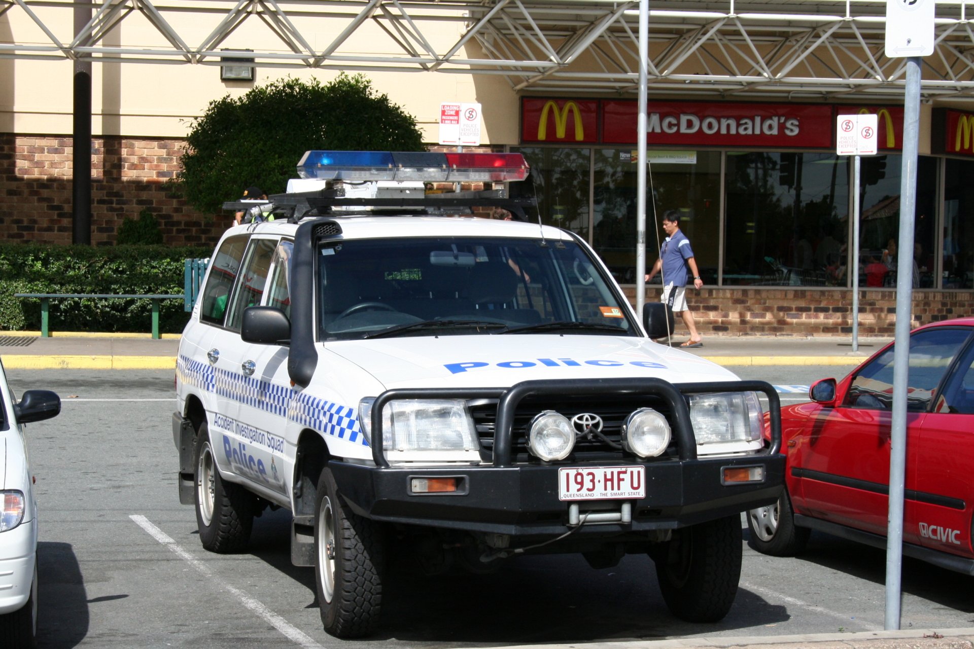 Download Toyota Car Vehicle Police HD Wallpaper