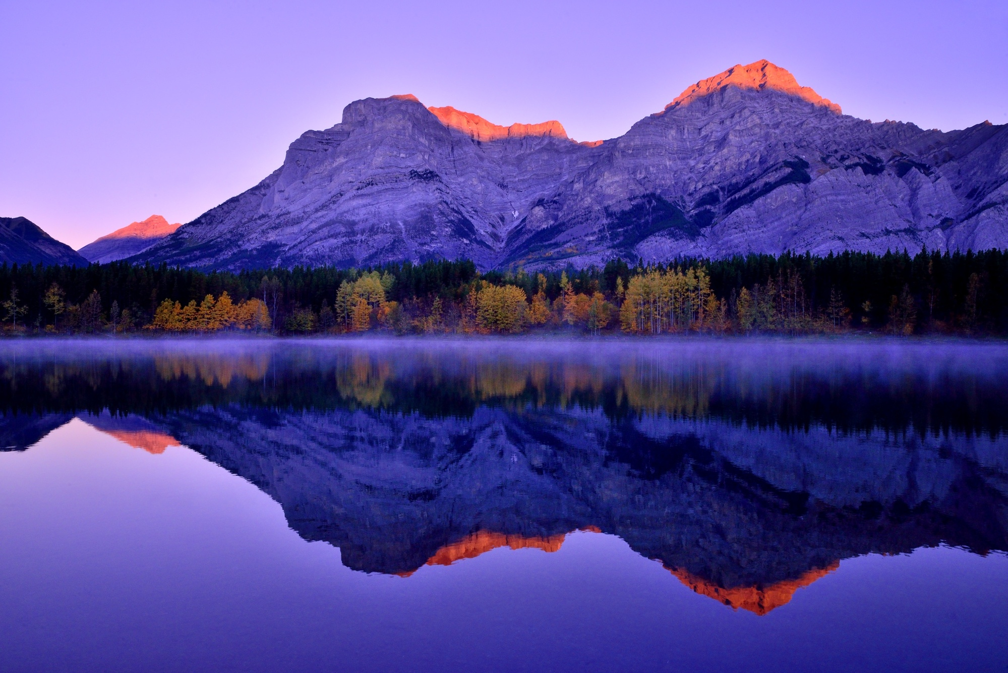 Sunrise Serenity: Mountain Reflection Over Forest Cliff and Lake – HD ...