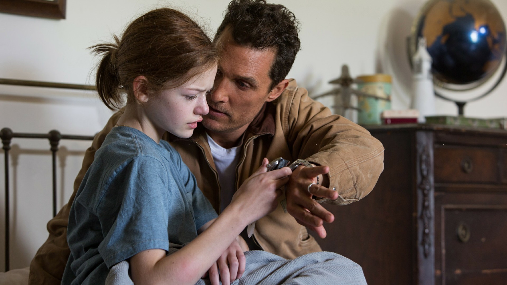 Interstellar Movie HD Wallpaper: A Touch Beyond Time