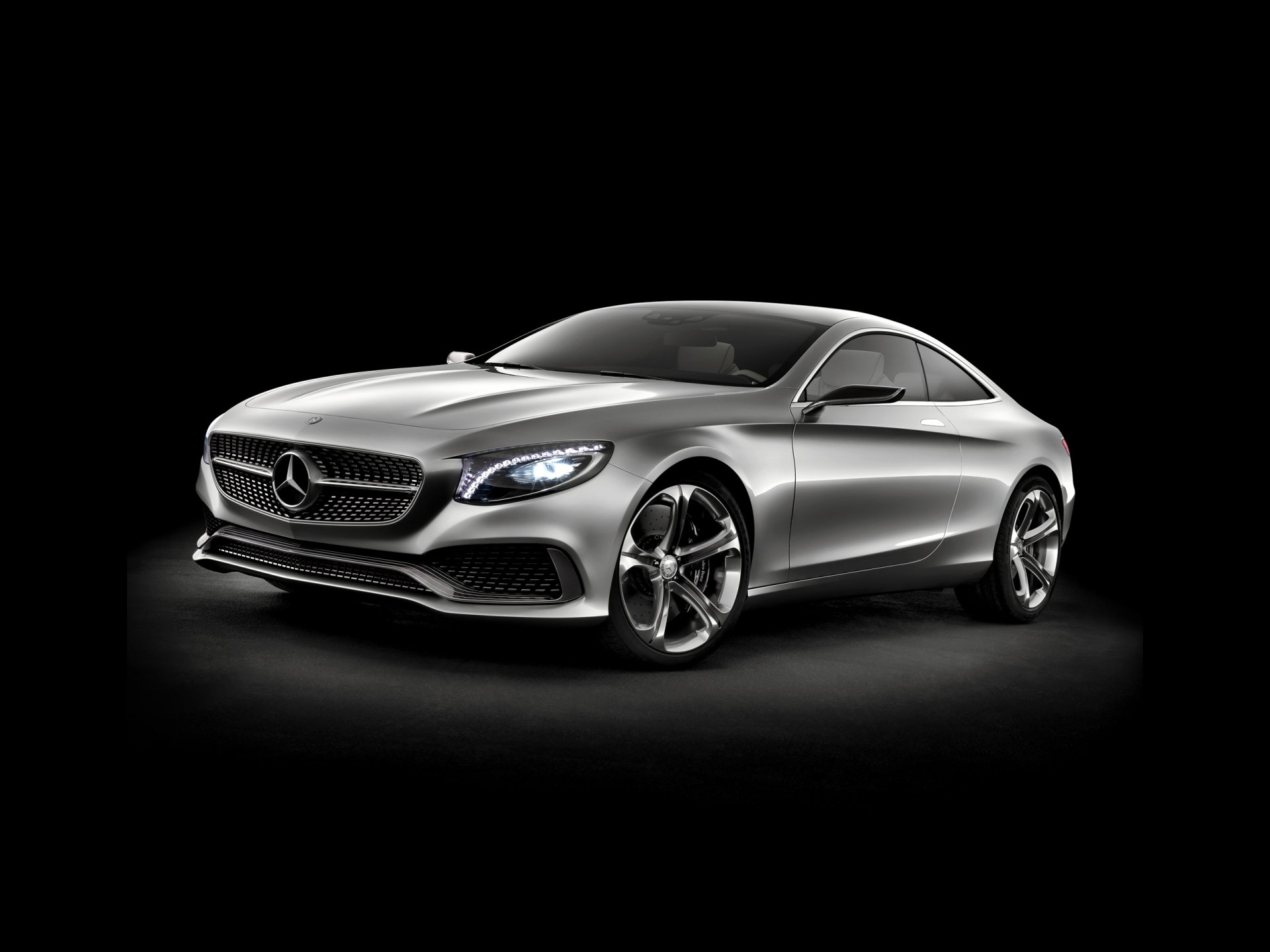 Sleek Silver Mercedes-Benz S-Class HD Wallpaper | 2560x1920 | Wallpaper ...